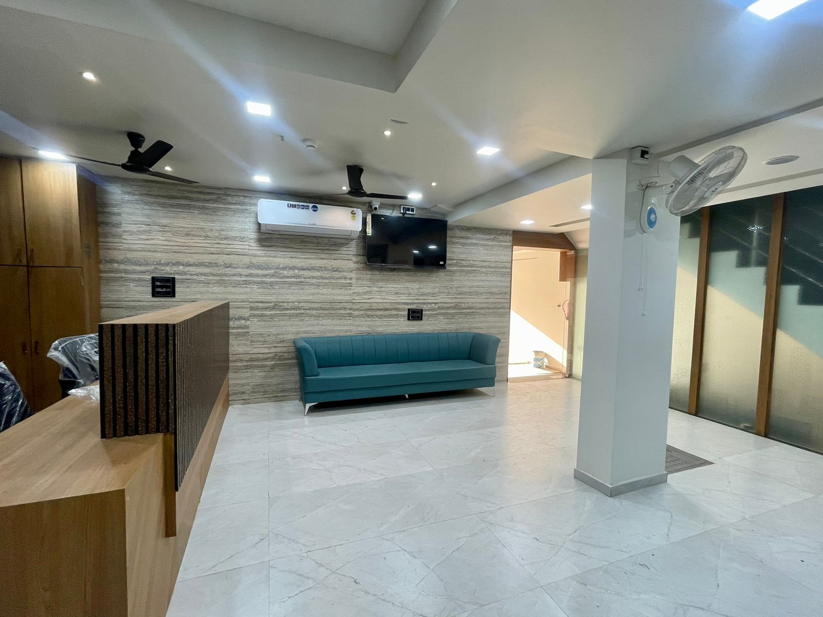 Hotel Royal Elite 𝗕𝗢𝗢𝗞 Rajkot Hotel