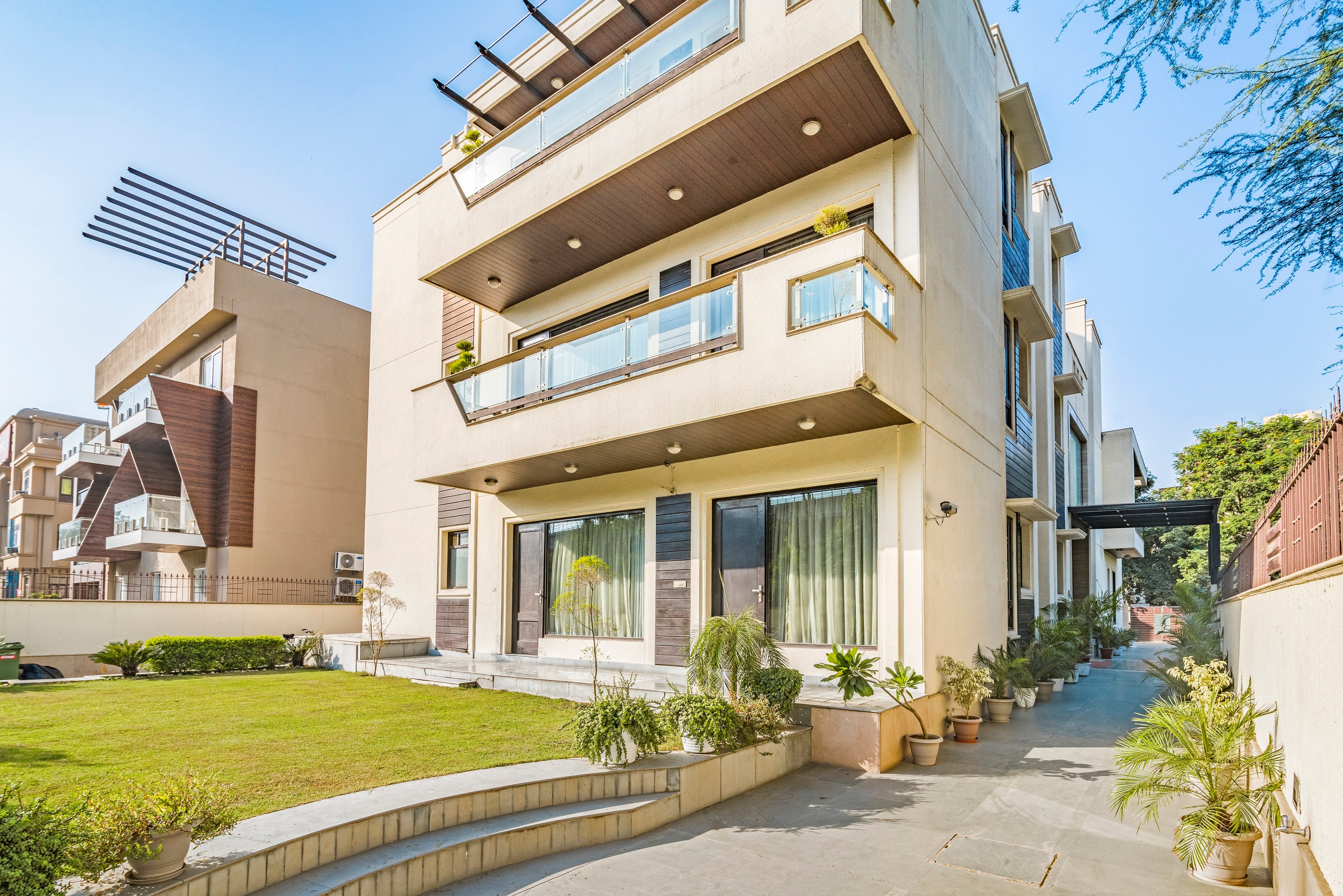 Royal Residence Cyber city Hotel Gurgaon - Reviews, Photos & Offer