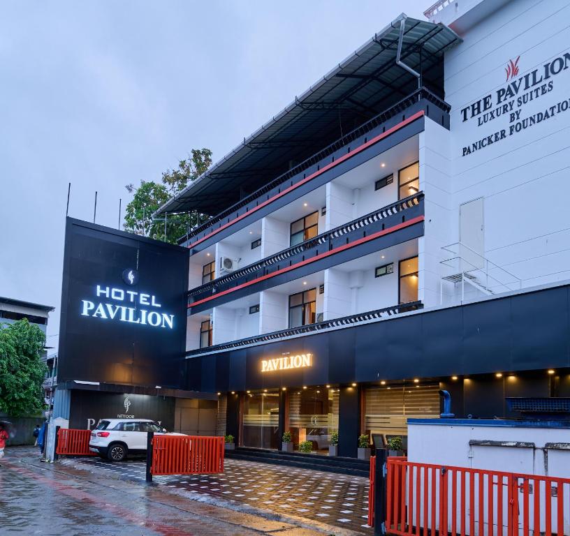 Nettoor Pavilion 𝗕𝗢𝗢𝗞 Cochin Hotel