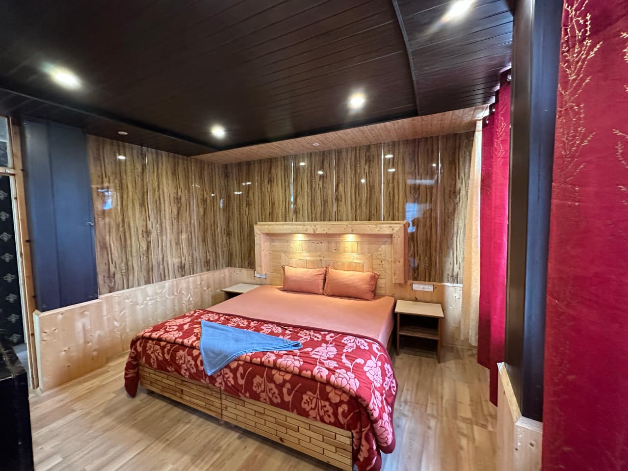 Rooms of River Bed - Homestay in Manali