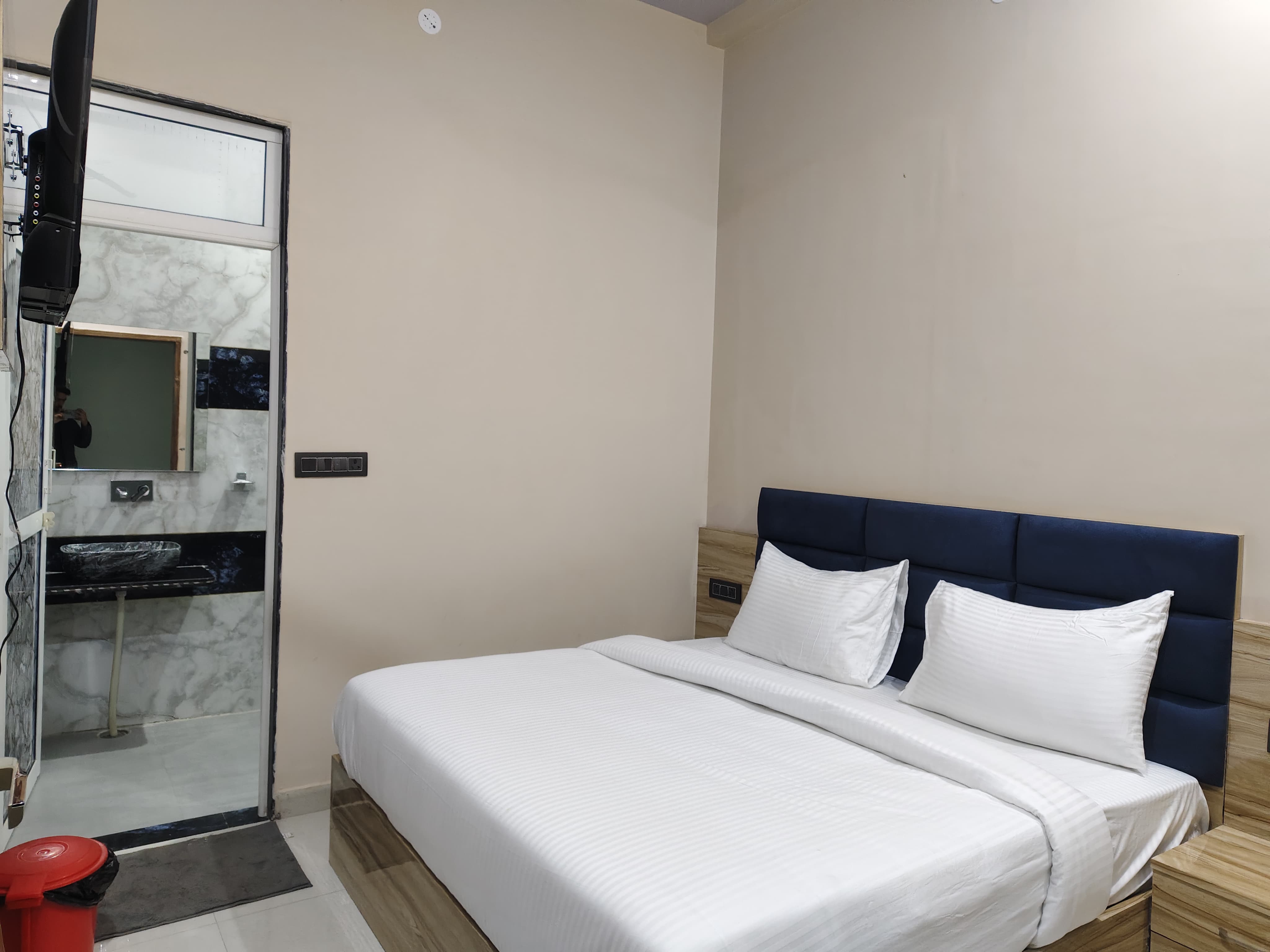 L D PRIME HOTEL 𝗕𝗢𝗢𝗞 Jaipur Hotel