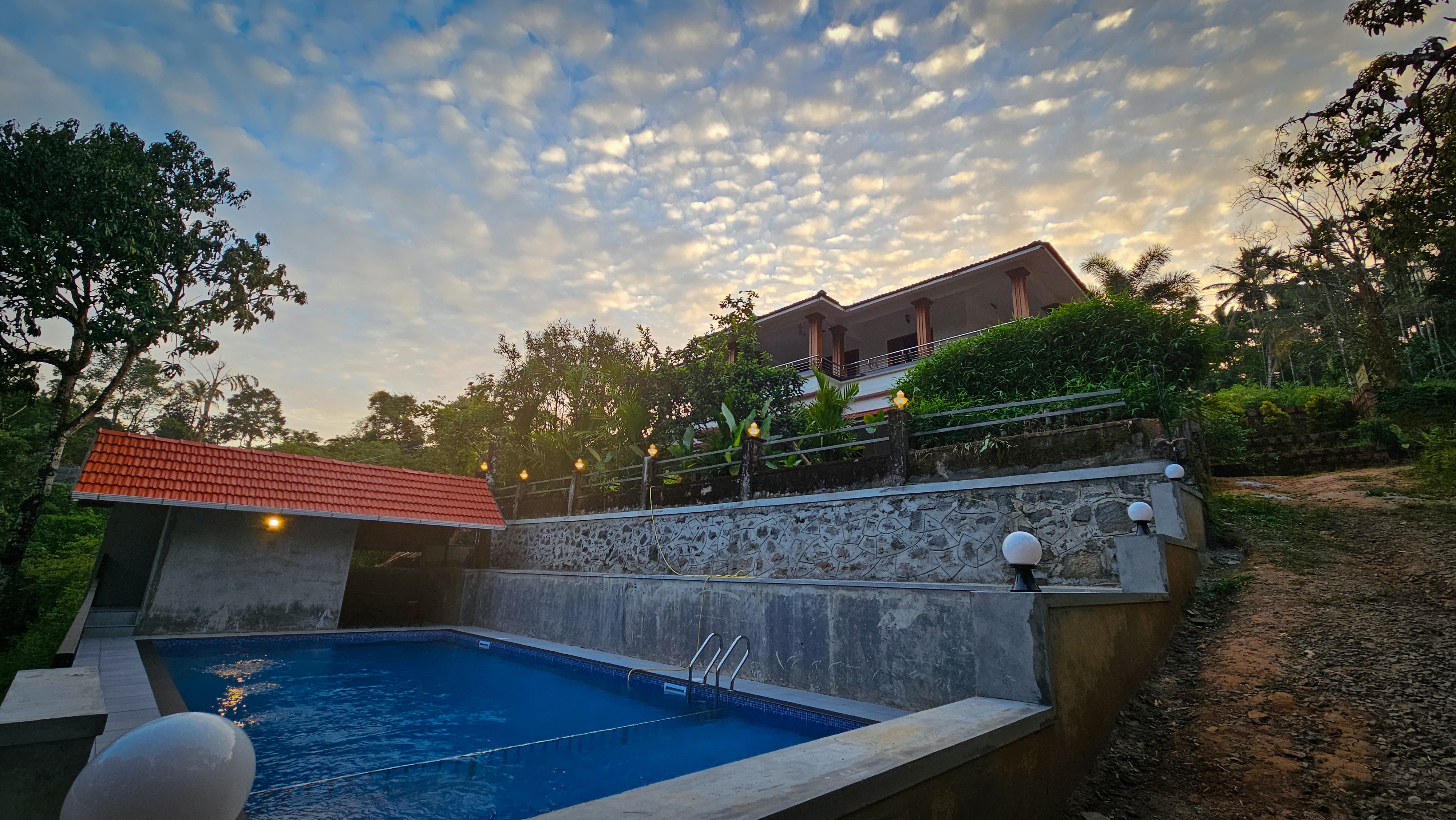 Honey Villa with private pool 𝗕𝗢𝗢𝗞 Wayanad Villa