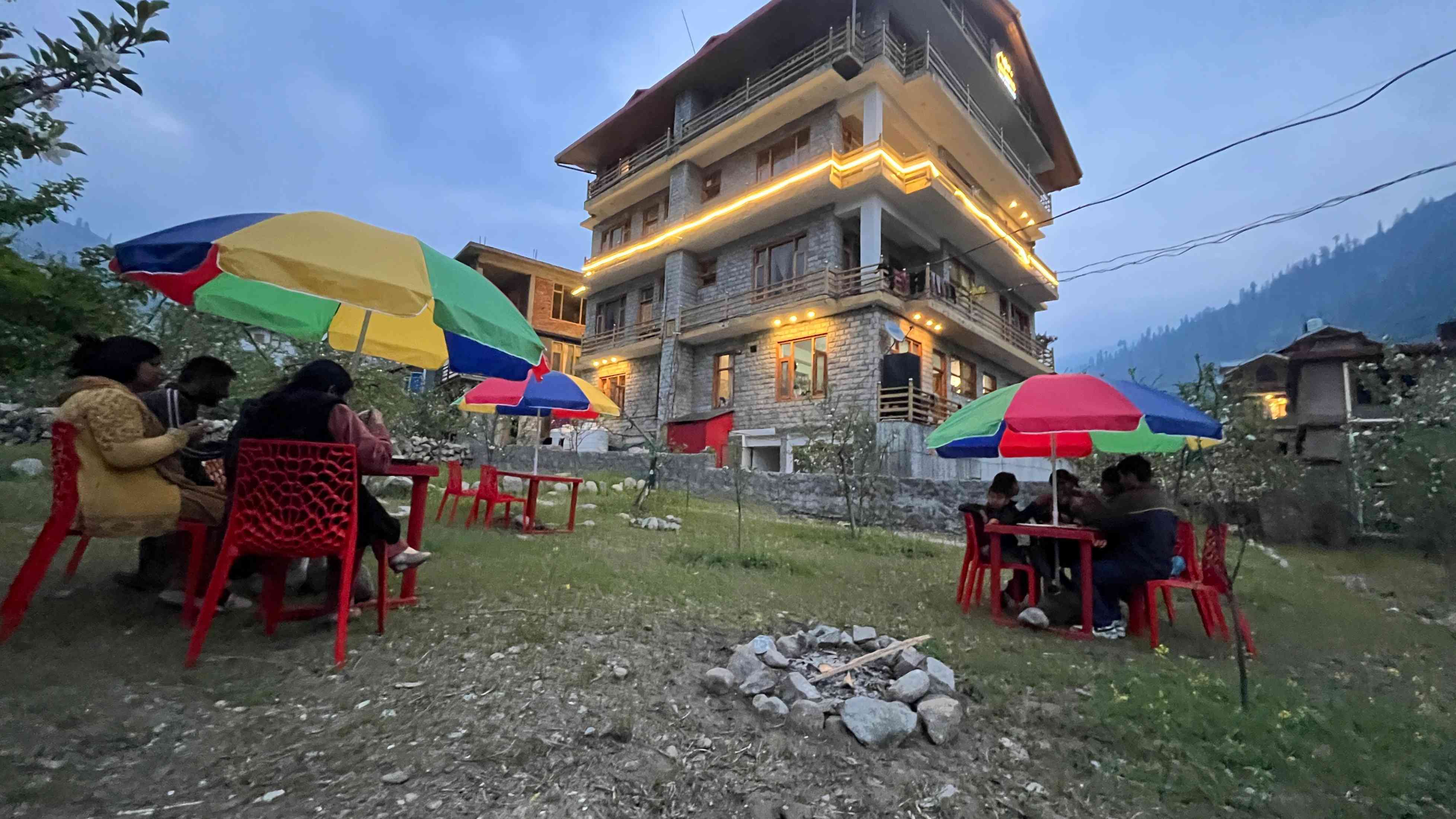 Wander Thrives iNN by ADS (A unit of White Petals) 𝗕𝗢𝗢𝗞 Manali Hotel