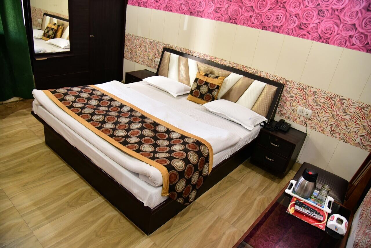 Hotel Red Rose 𝗕𝗢𝗢𝗞 Jammu Hotel