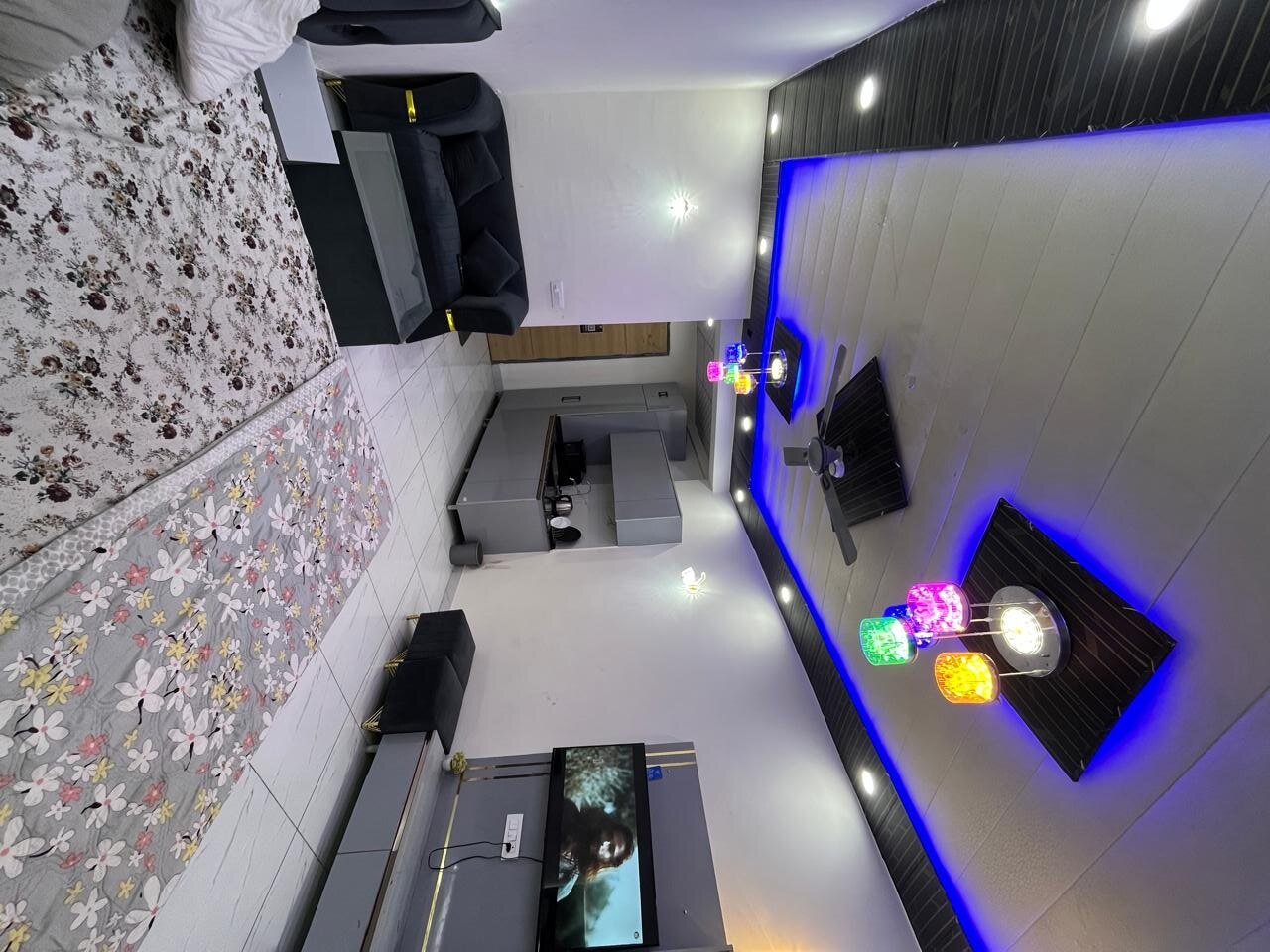 Rooms of Mm studio Gaur City centre - Apartment in Greater Noida