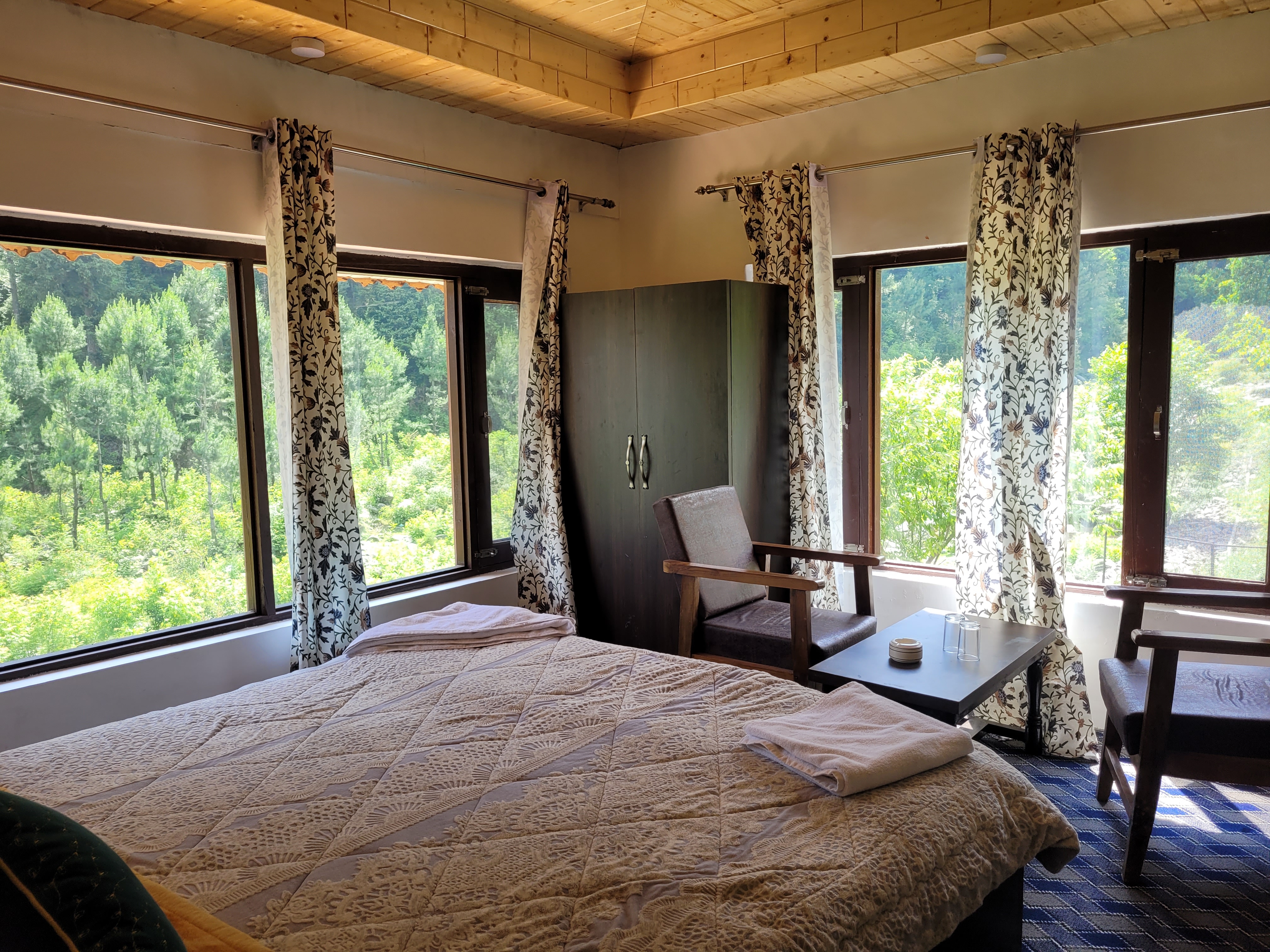 Pine Cottage Pahalgam 𝗕𝗢𝗢𝗞 Pahalgam Cottage