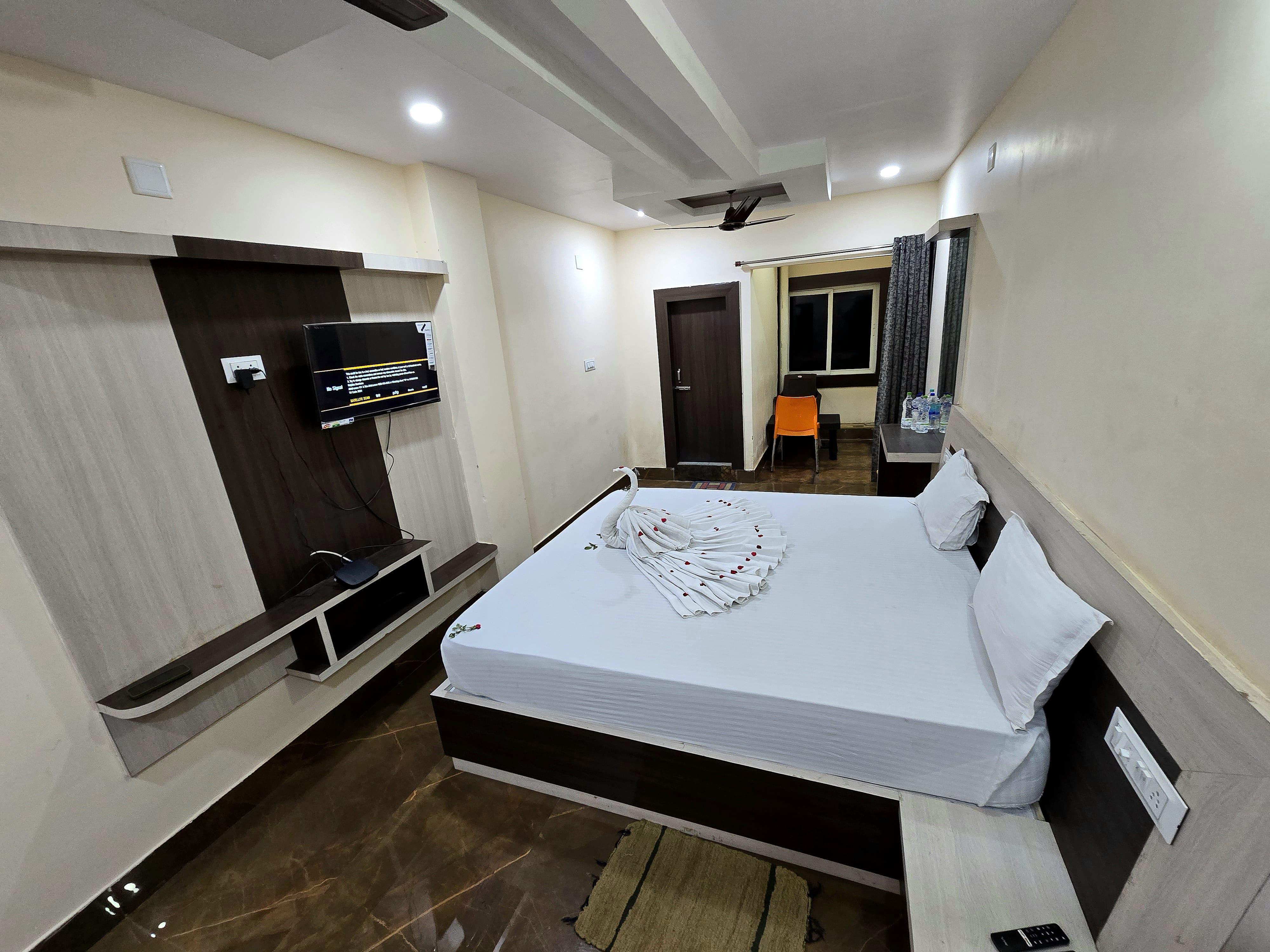 HOTEL DIVINE INN 𝗕𝗢𝗢𝗞 Jajpur Hotel
