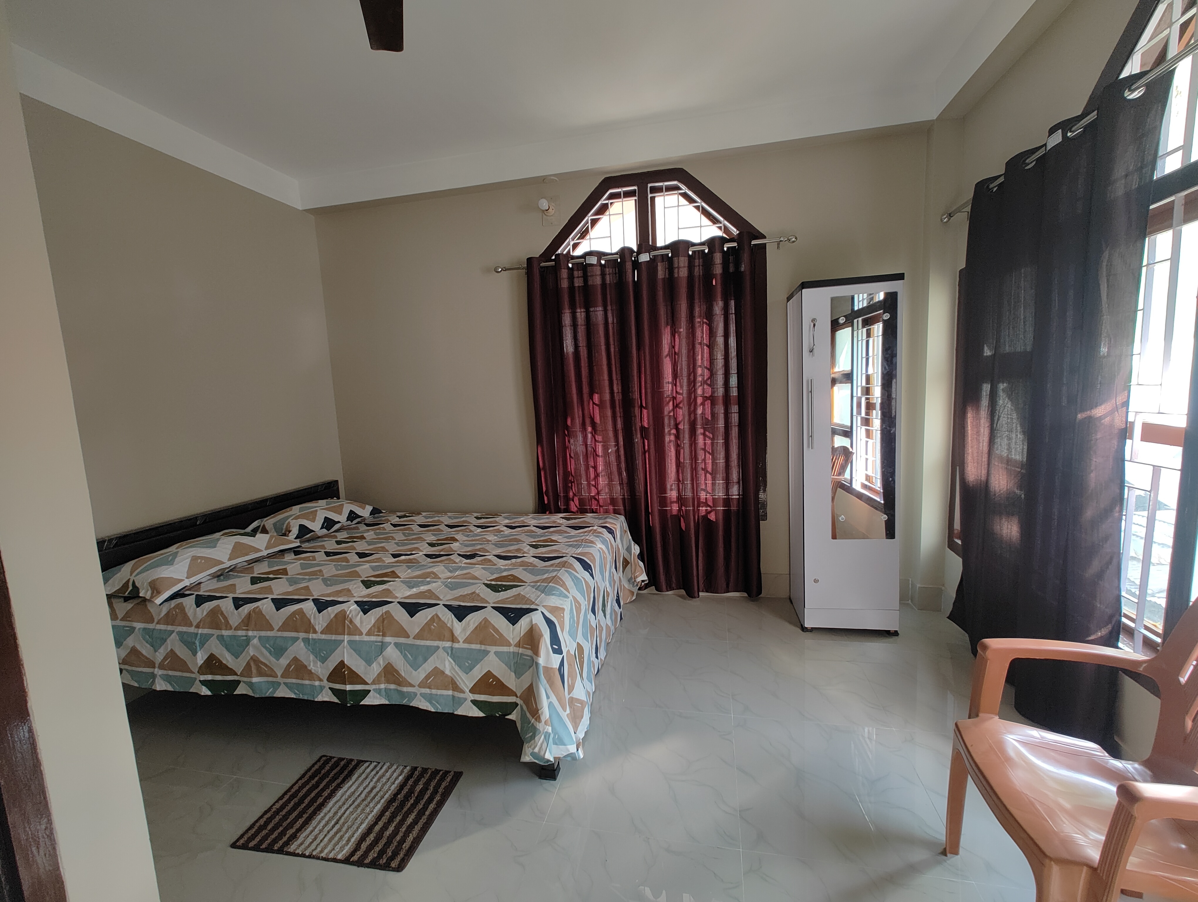eVara homEs 𝗕𝗢𝗢𝗞 Guwahati Homestay