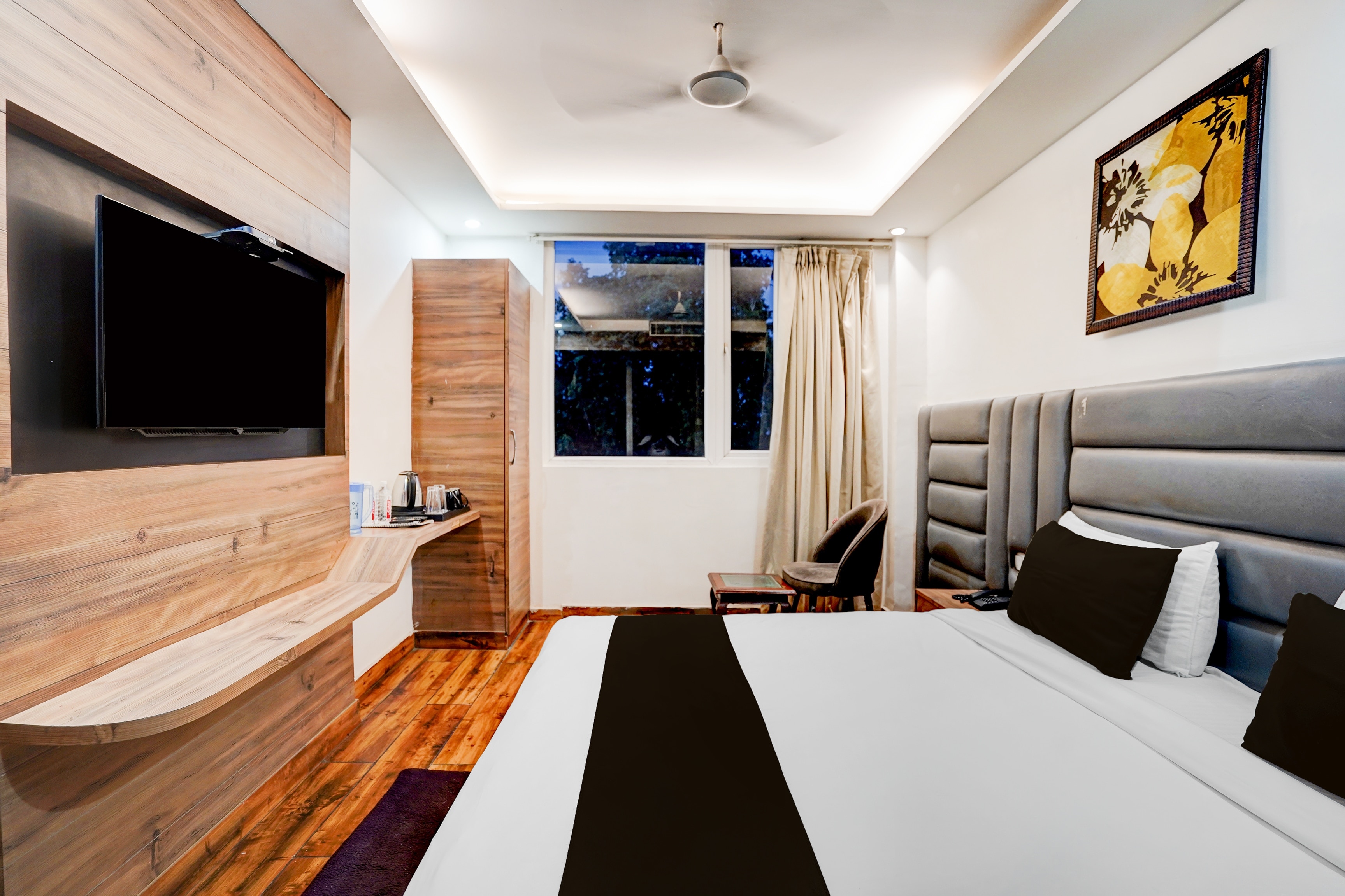 Townhouse Prayagraj Central Bus Terminal Formerly Hotel Four View 𝗕𝗢𝗢𝗞 ...