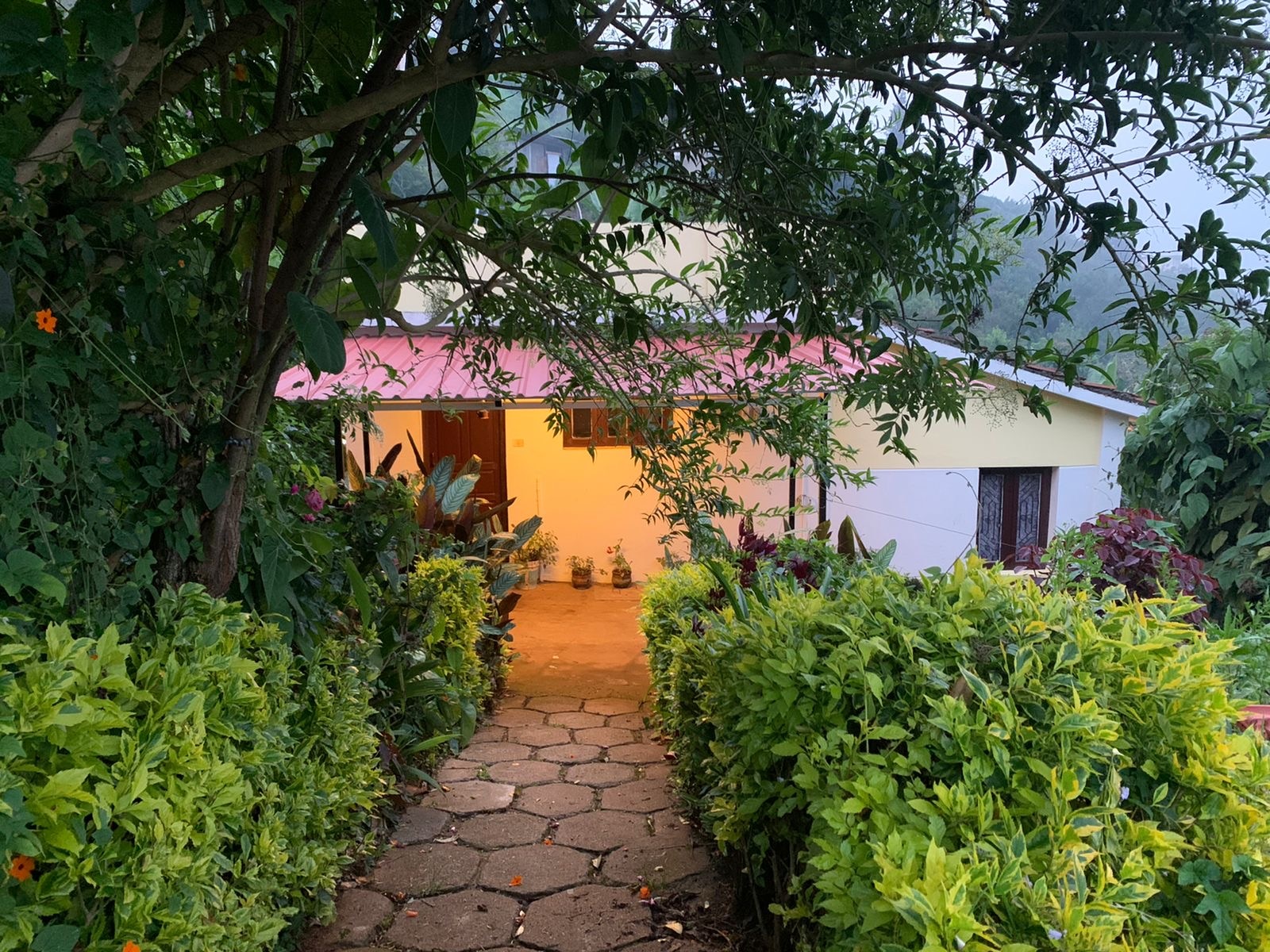 3bhk individual farm house 𝗕𝗢𝗢𝗞 Kodaikanal Farm House