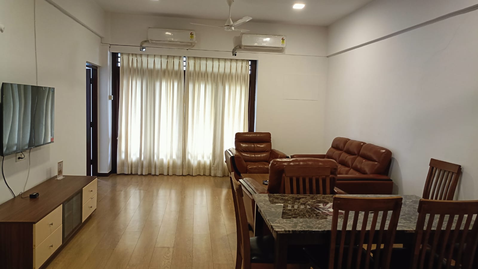 Voltas Guest house twin sharing, Thane 𝗕𝗢𝗢𝗞 Thane Apartment