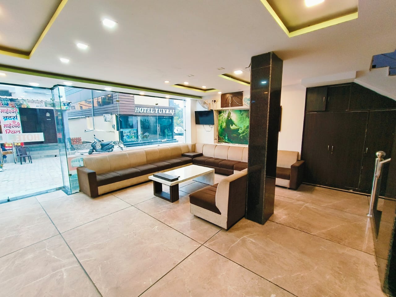 Amenities of Hotel Crystal