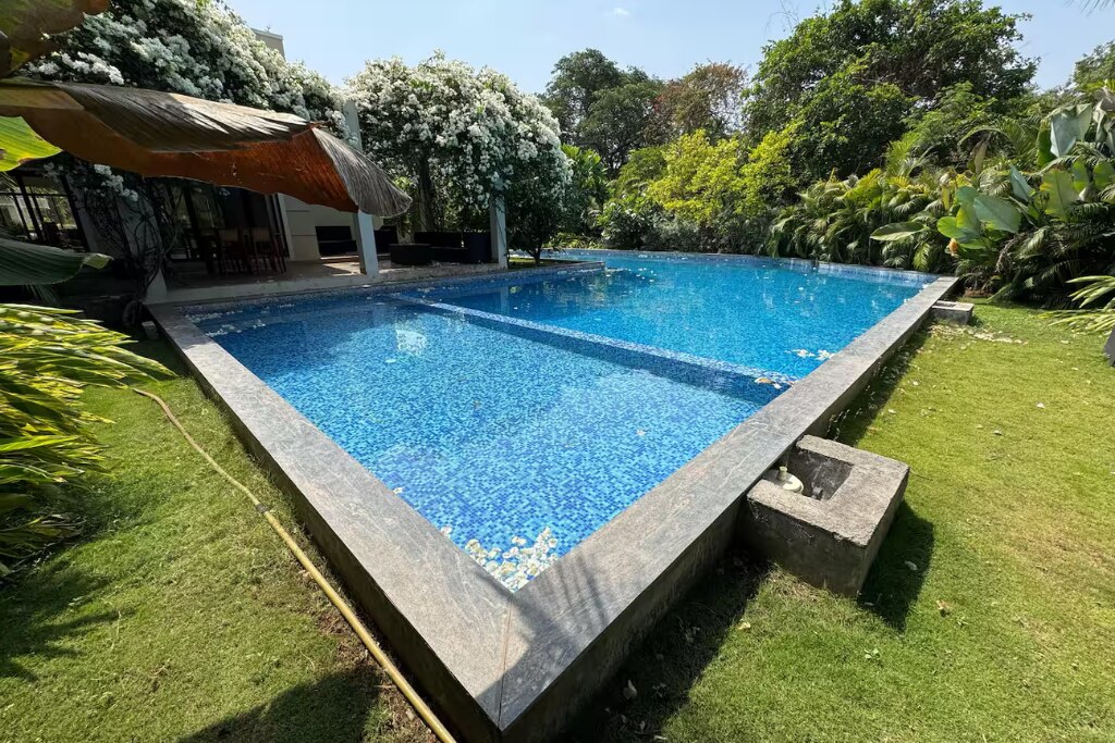 Ivory House by Ebonystays 𝗕𝗢𝗢𝗞 Palghar Villa