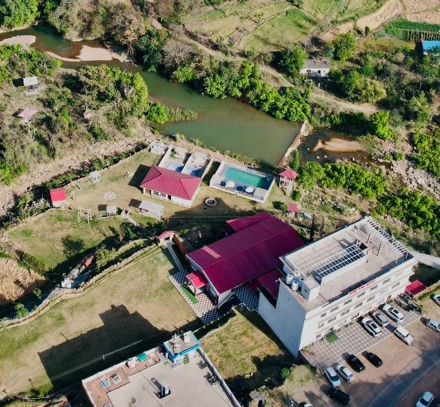 HOME TOWN RESORT 𝗕𝗢𝗢𝗞 Nalagarh Hotel
