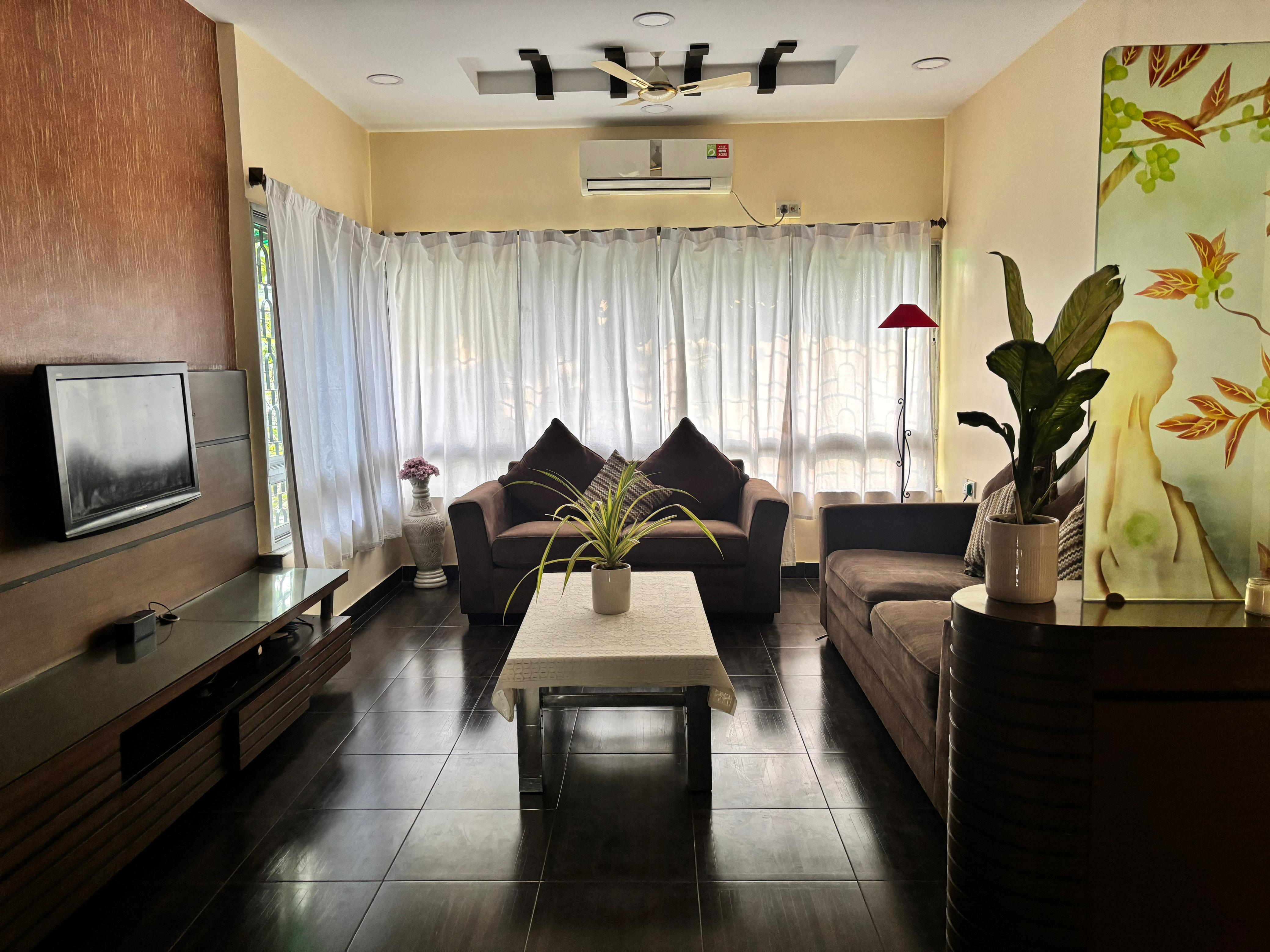 Glen Woody Stay 𝗕𝗢𝗢𝗞 Kolkata Apartment