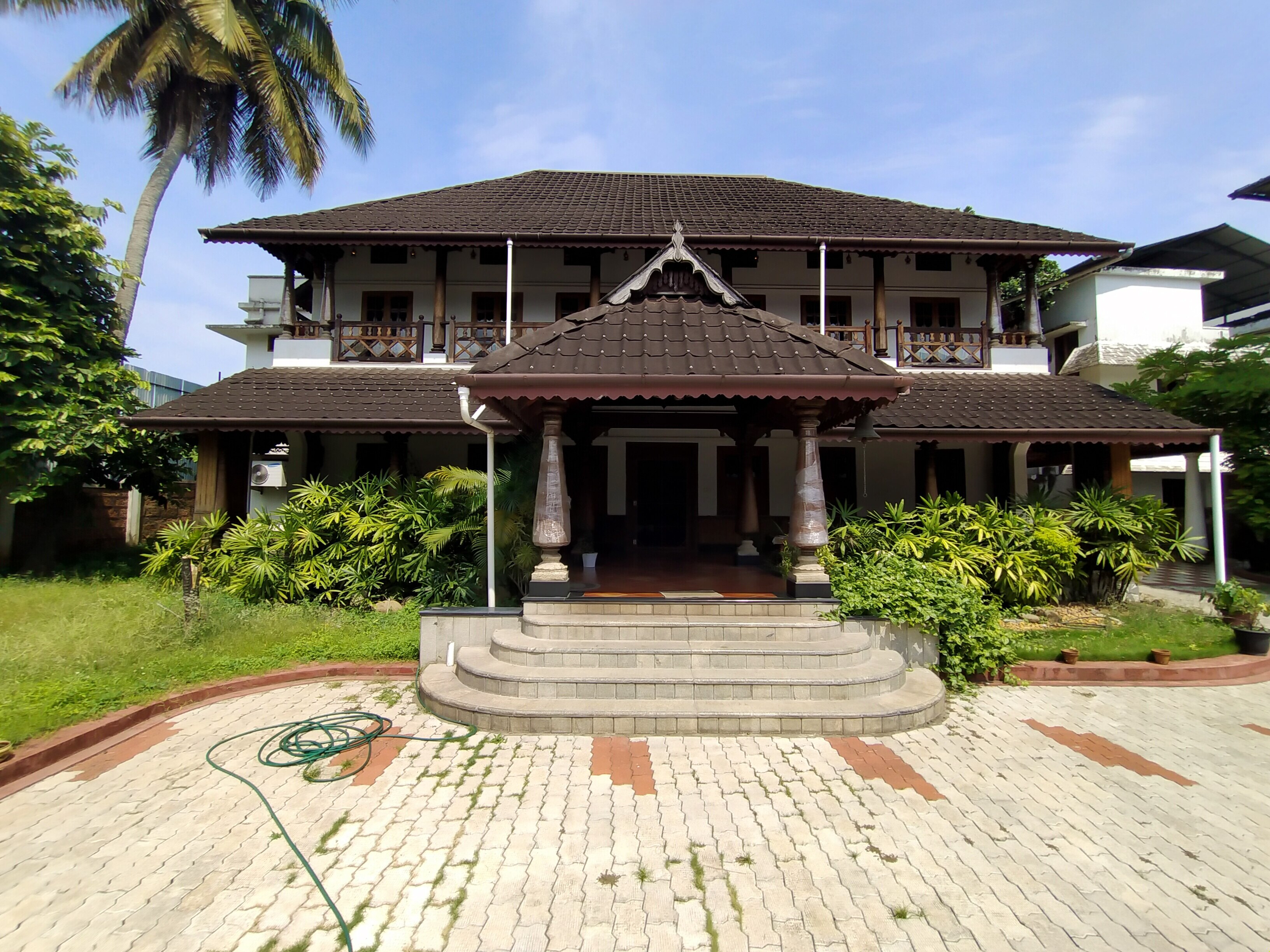 Azza heritage home 𝗕𝗢𝗢𝗞 Cochin Homestay