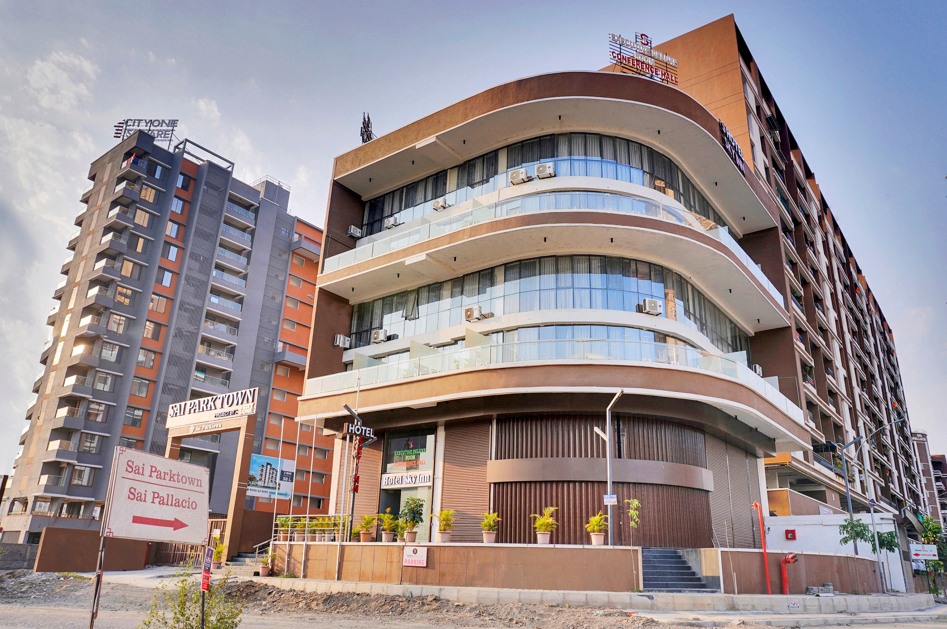 Hotel Sky Inn Pune 𝗕𝗢𝗢𝗞 Pune Hotel