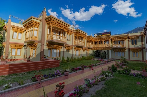 Alchi Zimskhang 𝗕𝗢𝗢𝗞 Khalsi Hotel