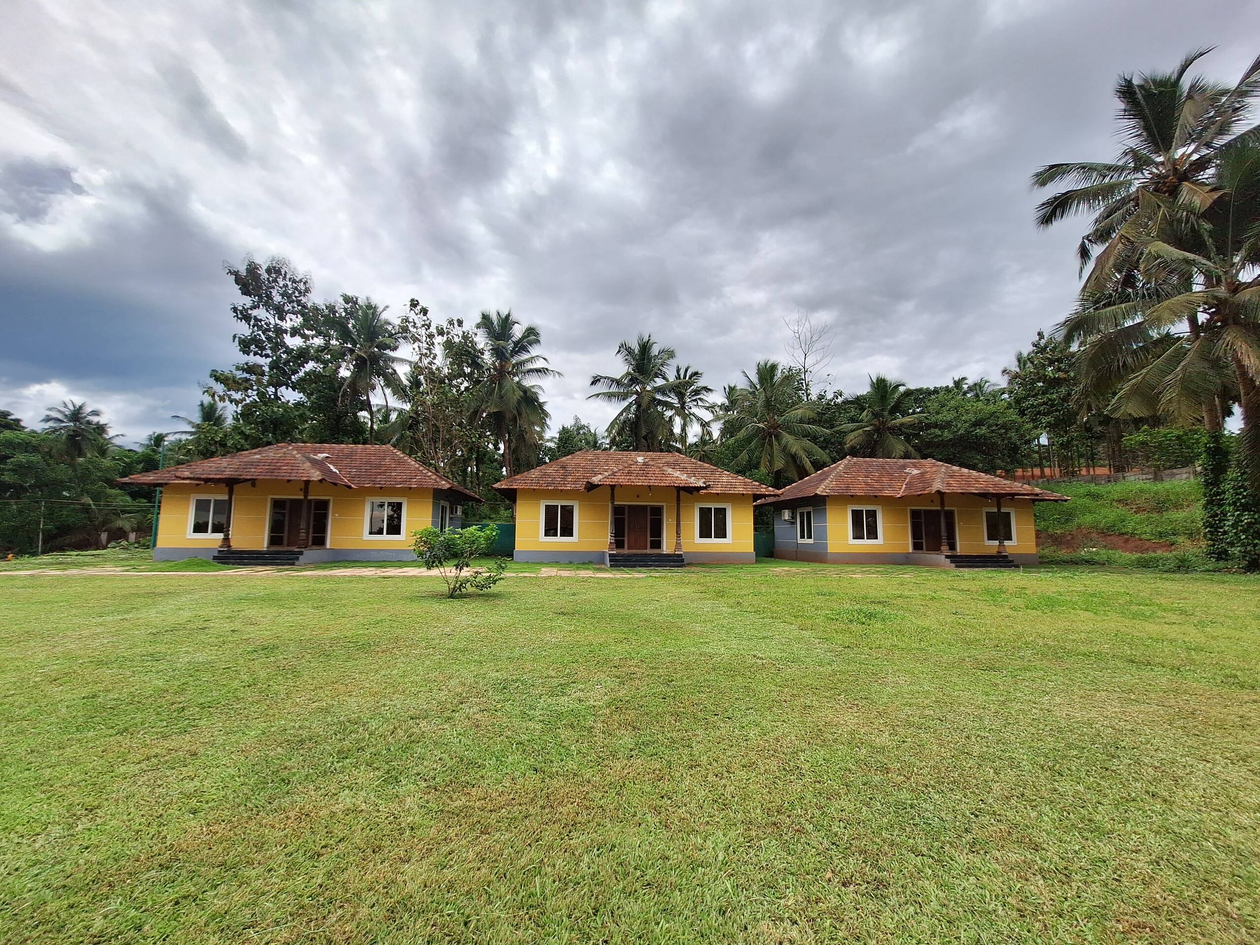 EWA Oddoor Farms Cottage 1 𝗕𝗢𝗢𝗞 Mangalore Cottage