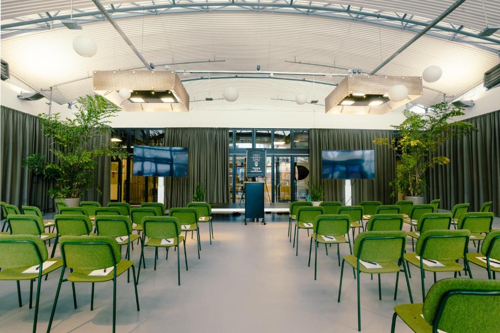 The Social Hub The Hague 𝗕𝗢𝗢𝗞 The Hague Resort 𝘄𝗶𝘁𝗵 𝗙𝗥𝗘𝗘 𝗖𝗮𝗻𝗰𝗲𝗹𝗹𝗮𝘁𝗶𝗼𝗻