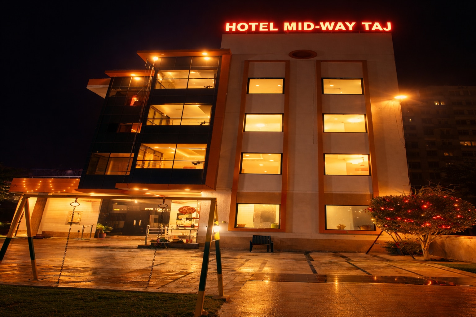 Rooms of Hotel Midway Taj - Agra Hotel on Goibibo