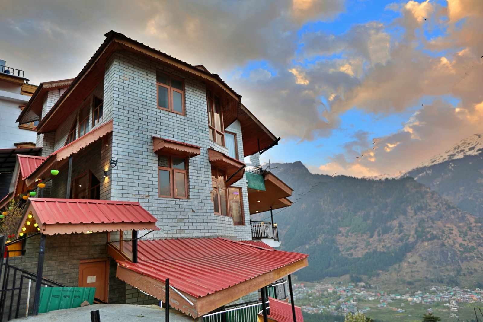 Mother Tree Cottage Manali - Reviews, Photos & Offer
