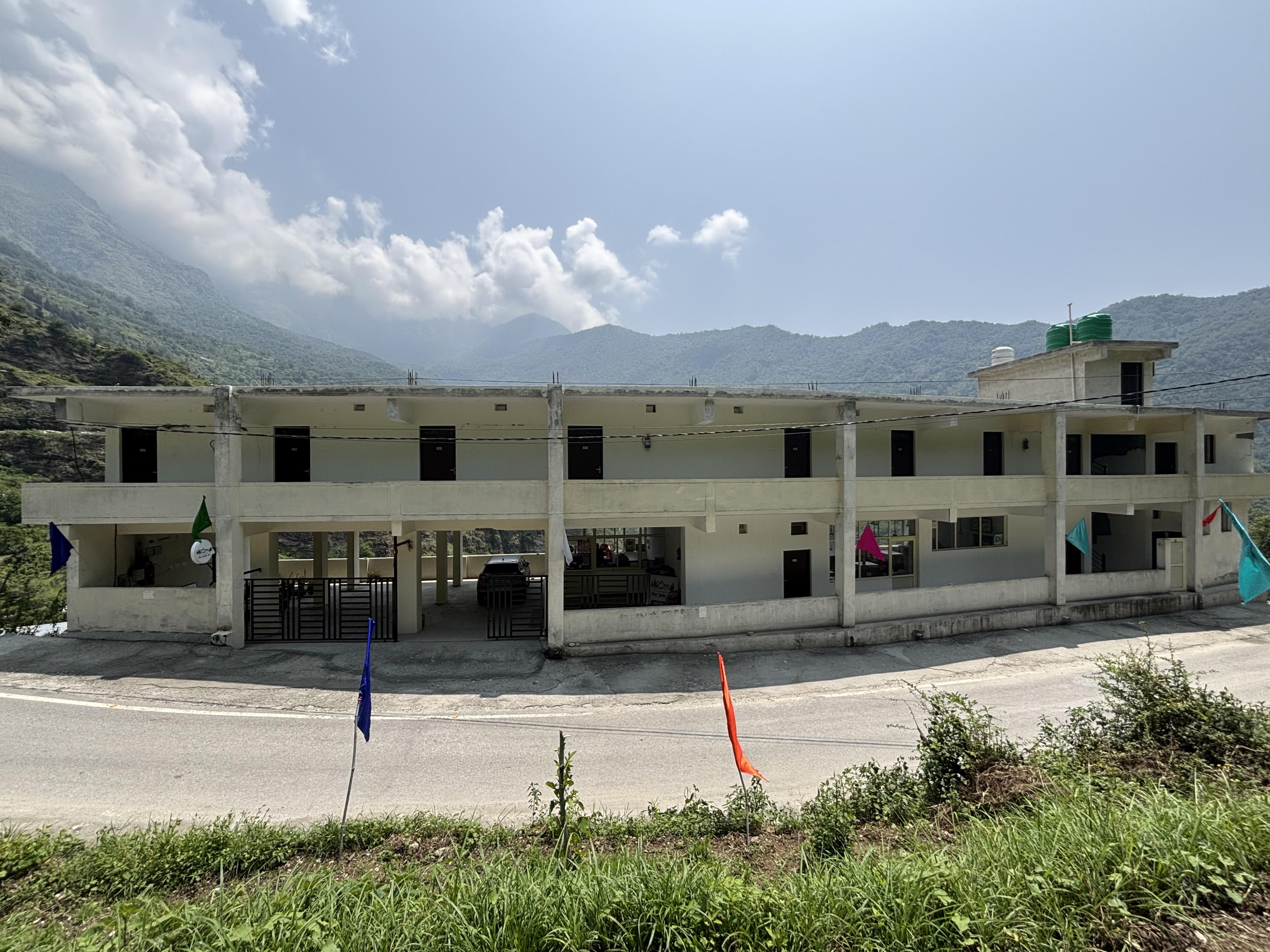 The Jade Inn 𝗕𝗢𝗢𝗞 Gopeshwar Hotel