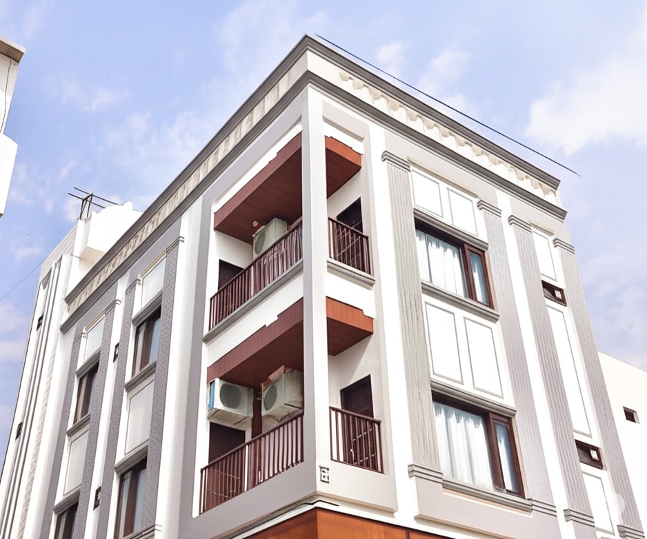 HOTEL NV STAY 𝗕𝗢𝗢𝗞 Sadulshahar Hotel