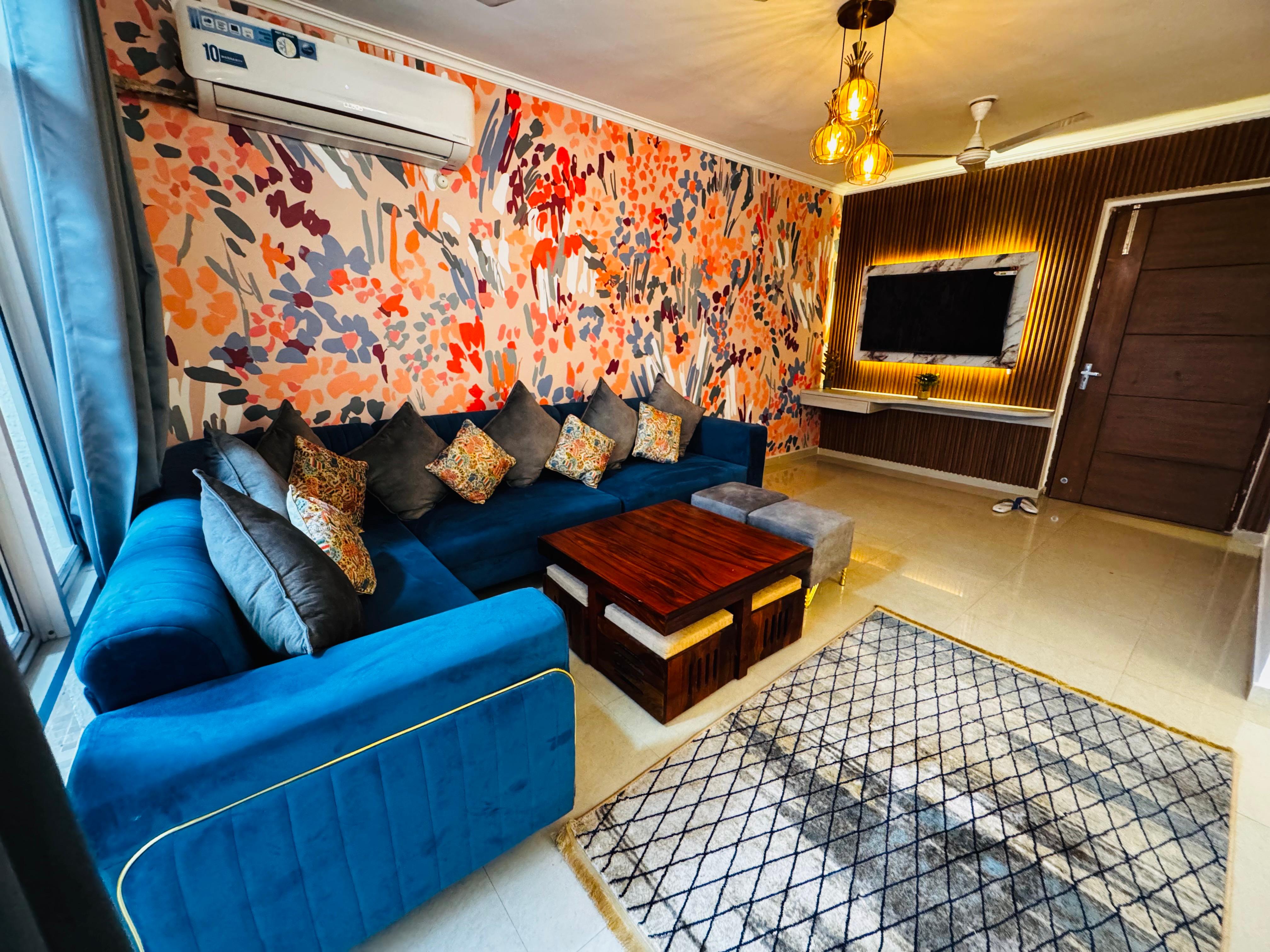 Zoomstay | Entire 3BHK Apartments with Pool 𝗕𝗢𝗢𝗞 Lucknow Apartment