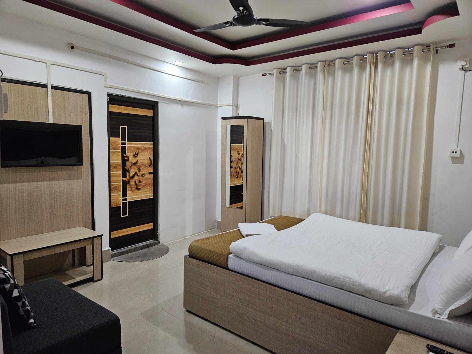 Tusti Greens Anex 𝗕𝗢𝗢𝗞 Guwahati Homestay