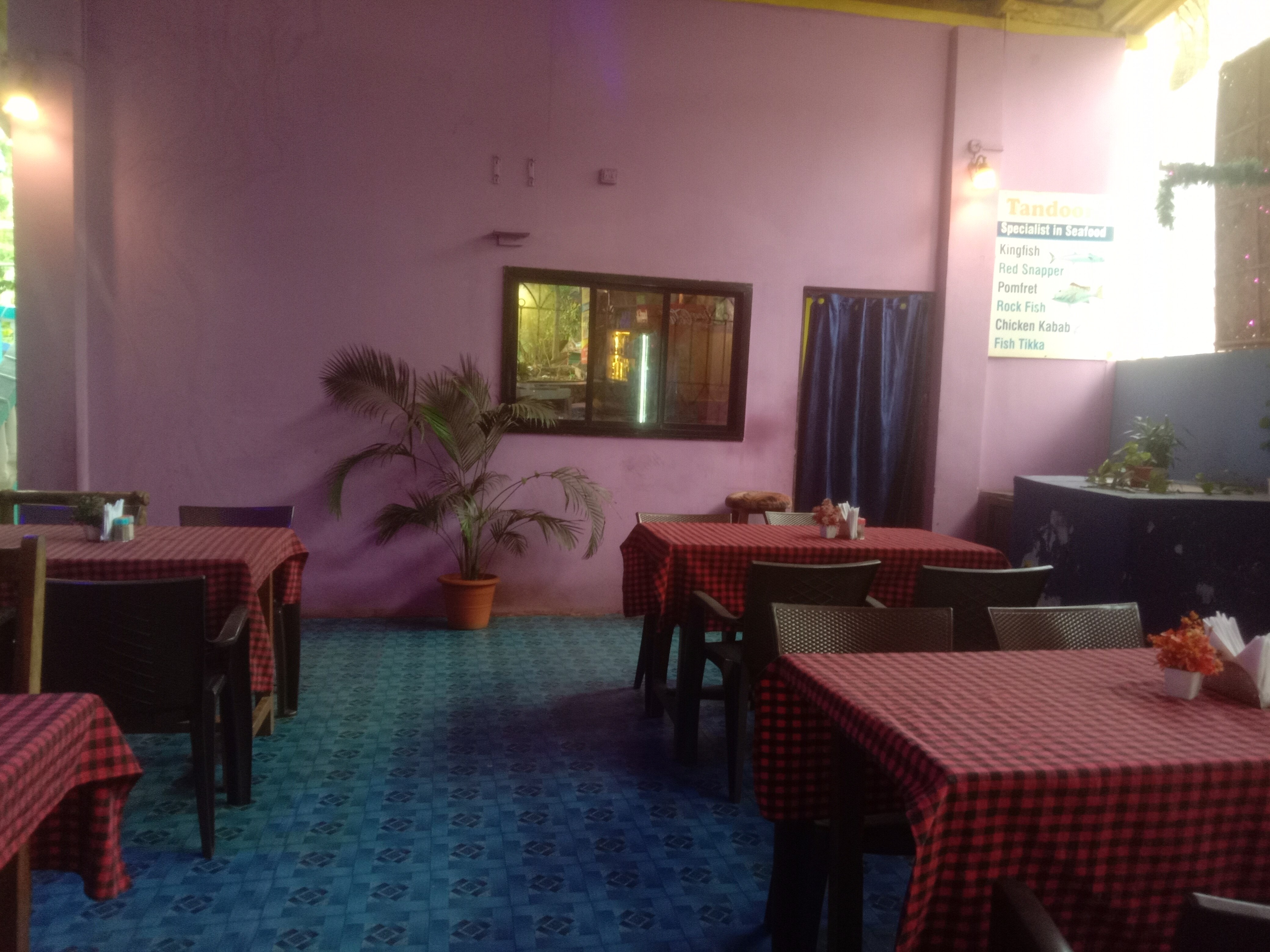 Sunita Restobar 𝗕𝗢𝗢𝗞 Goa Homestay