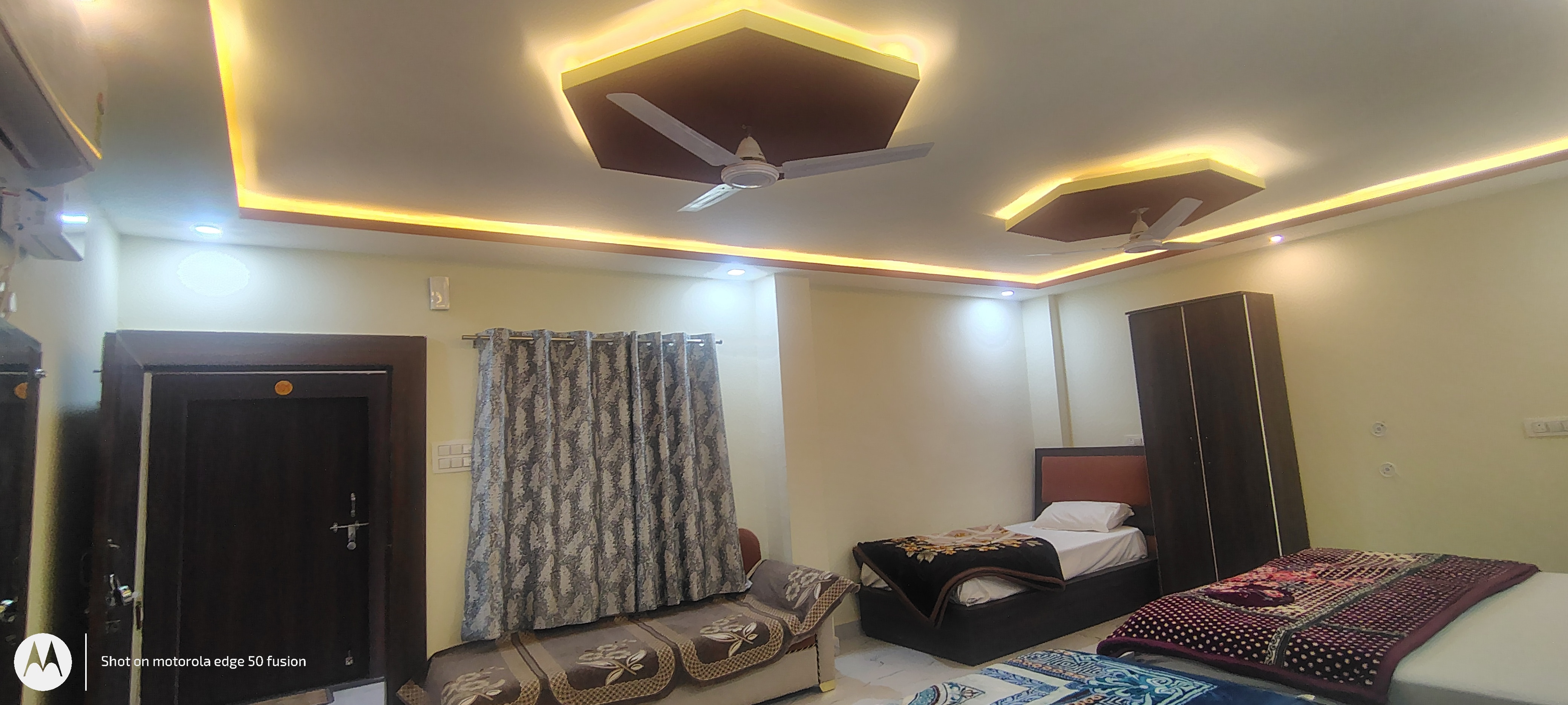 Shivhare palace inn 𝗕𝗢𝗢𝗞 Chitrakoot Villa