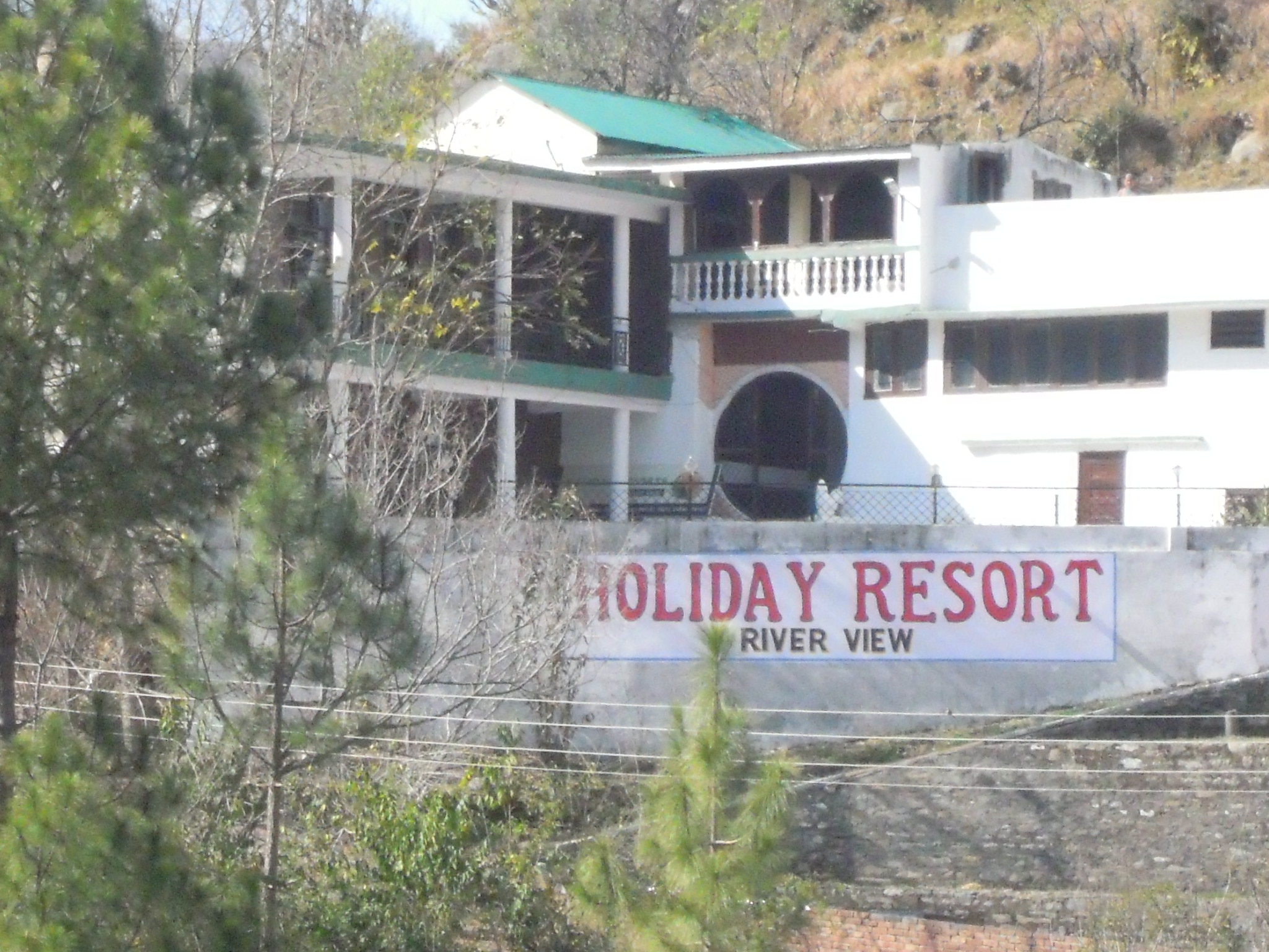 Holiday Resort River View 𝗕𝗢𝗢𝗞 Rajgarh, HP Resort