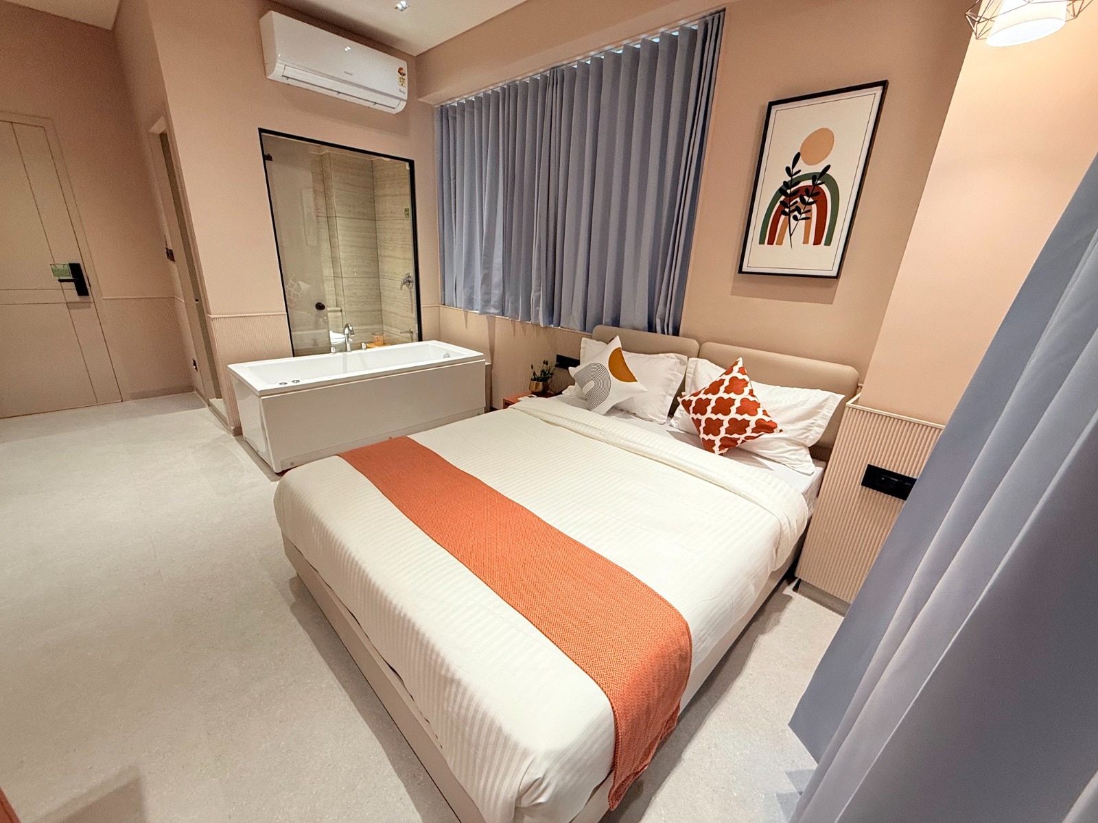 HOTEL FUN REGENCY 𝗕𝗢𝗢𝗞 Ahmedabad Hotel