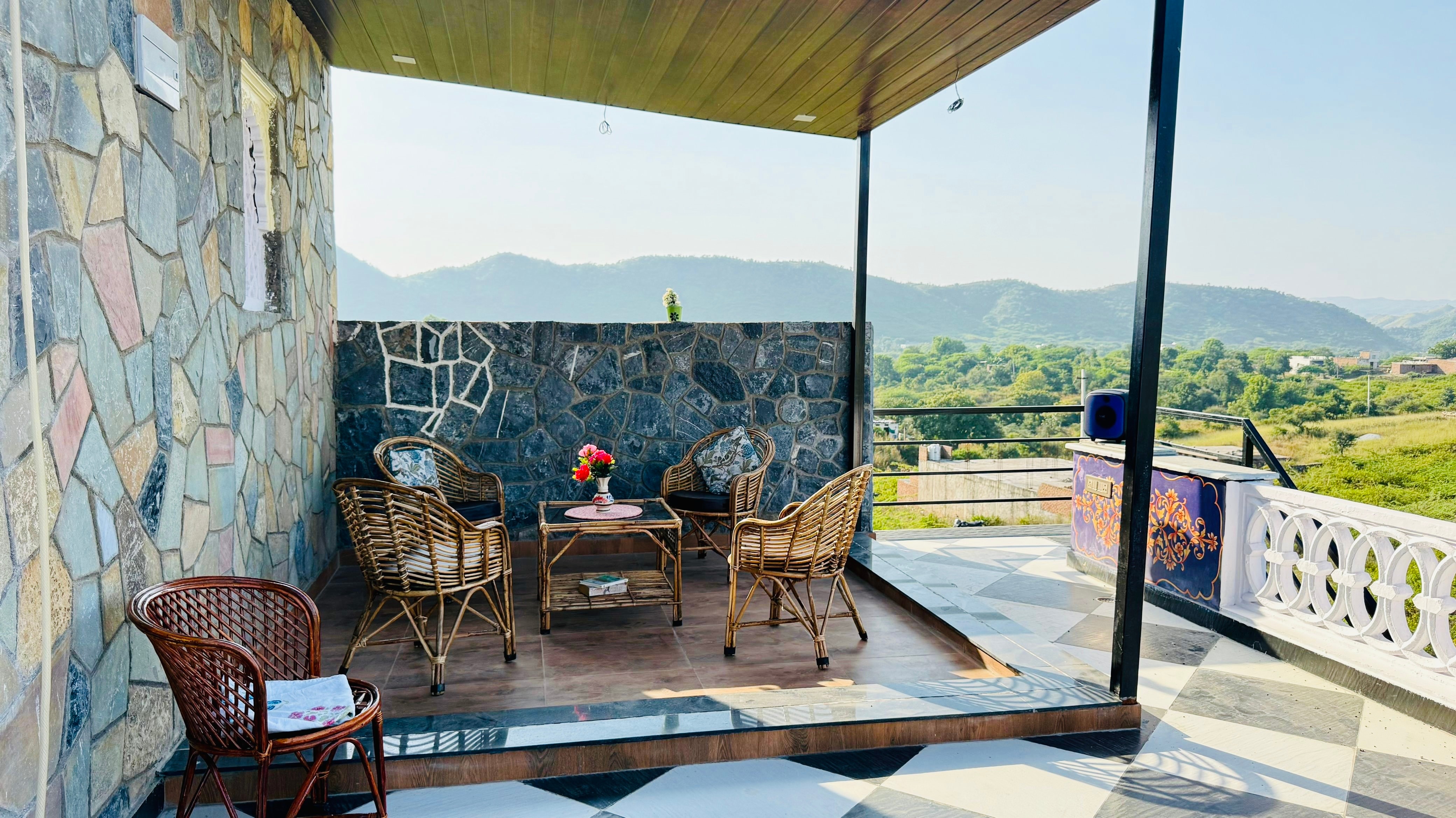 Stone Villa 𝗕𝗢𝗢𝗞 Udaipur Villa