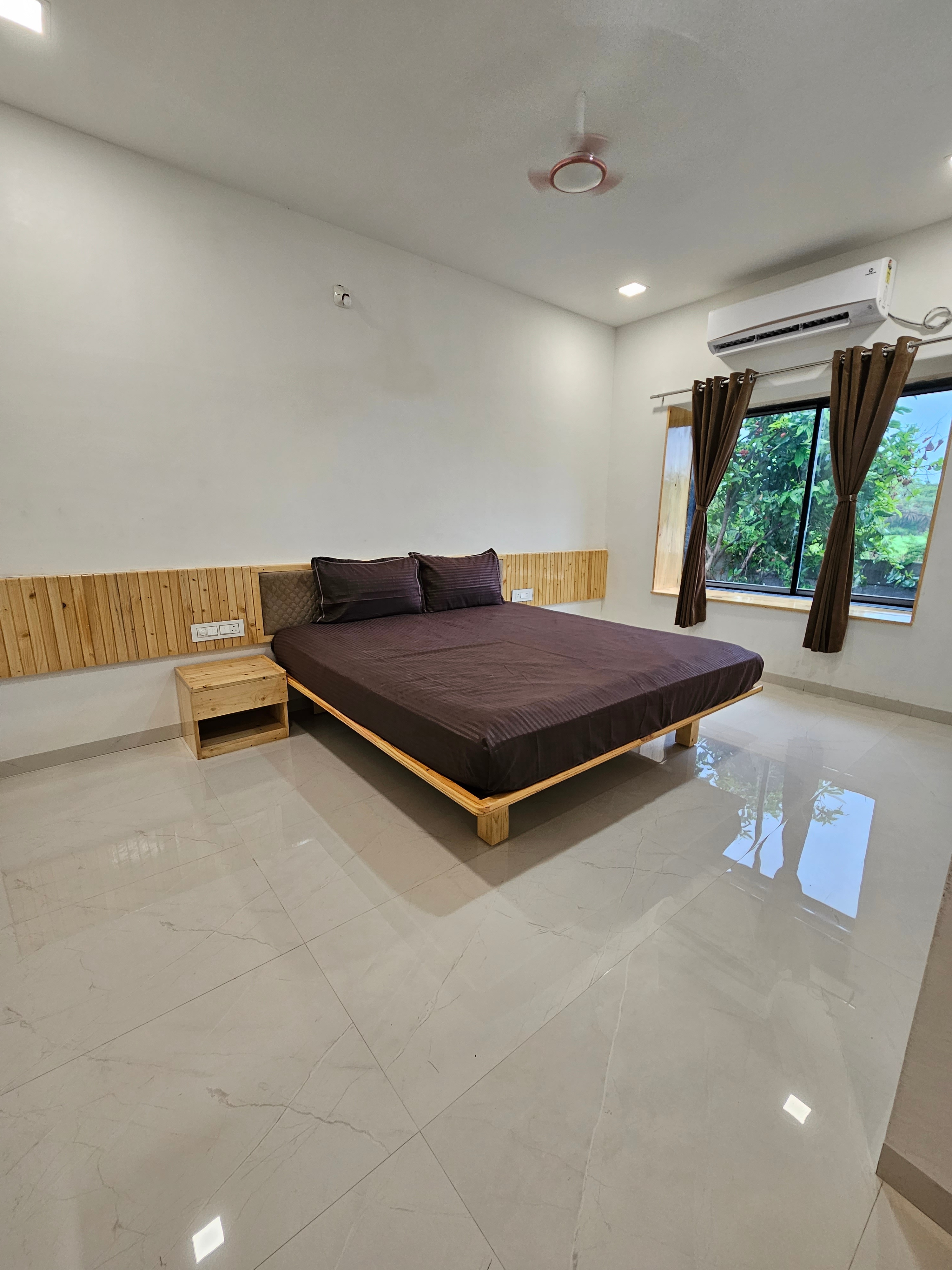 CABANA ROOMS 𝗕𝗢𝗢𝗞 Daman Guest House