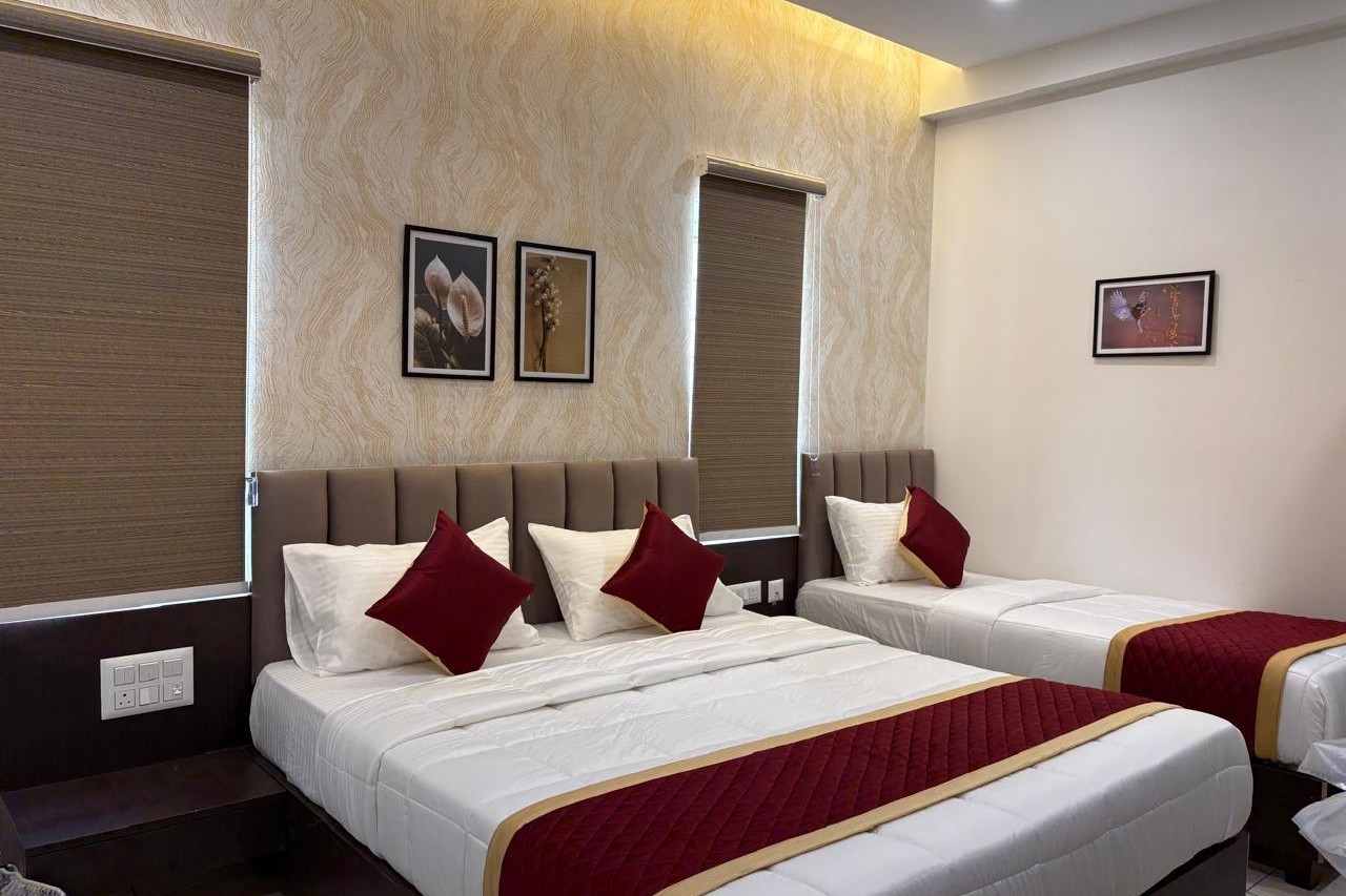 KK GRAND INN 𝗕𝗢𝗢𝗞 Vellore Hotel