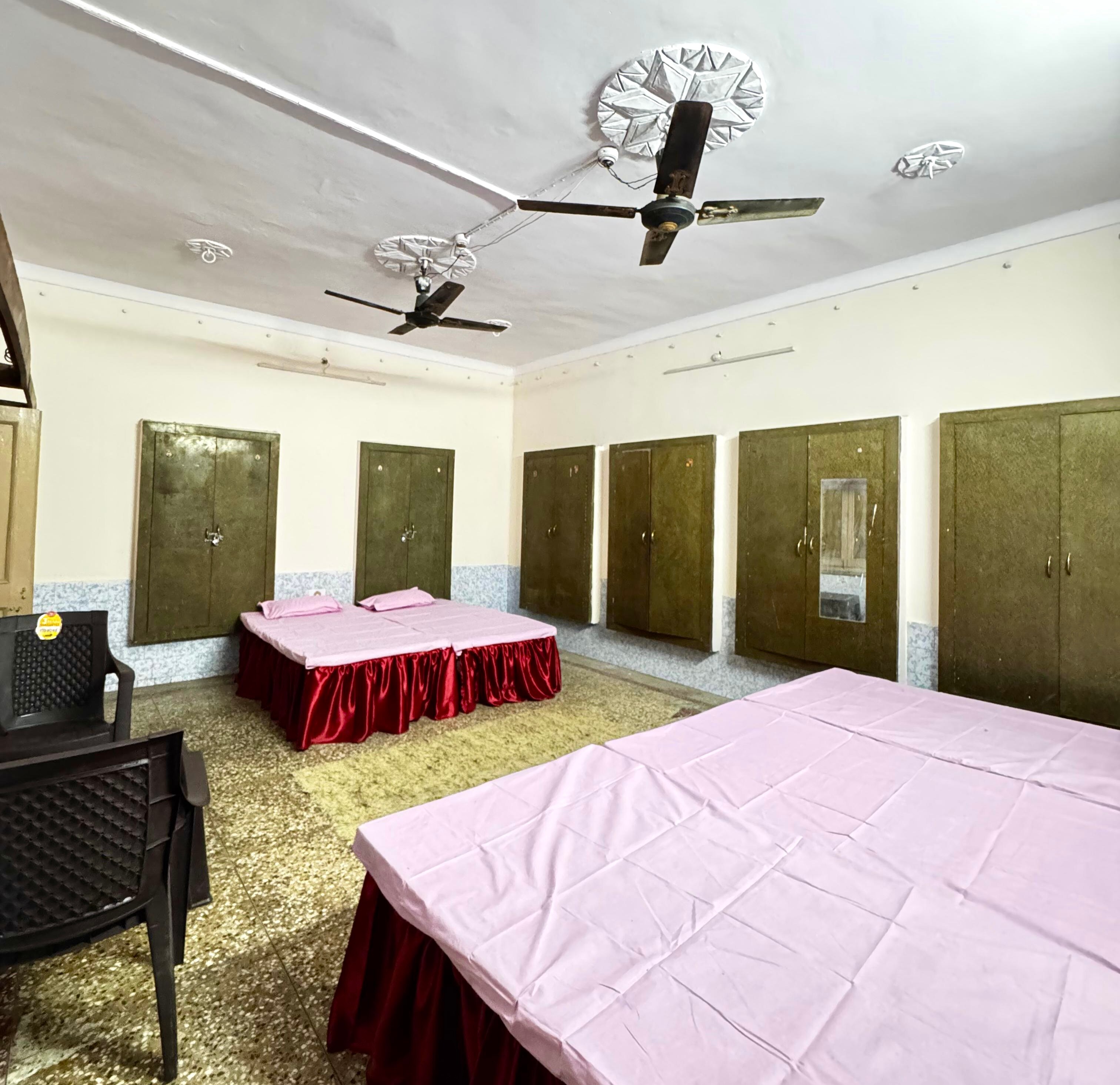 Flat near Kumbh/Station 𝗕𝗢𝗢𝗞 Prayagraj Homestay