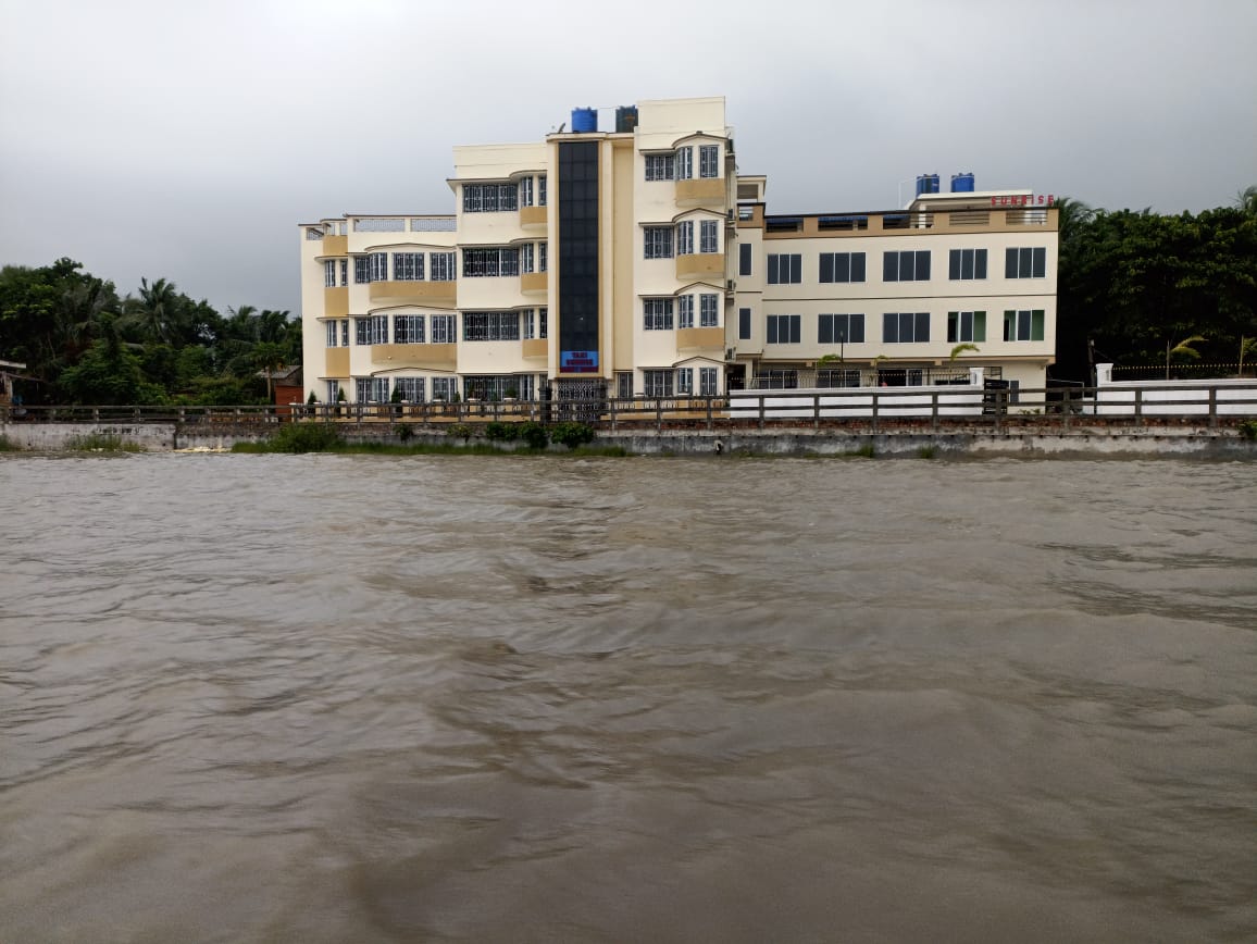 Taki Sunrise 𝗕𝗢𝗢𝗞 Hasnabad Hotel