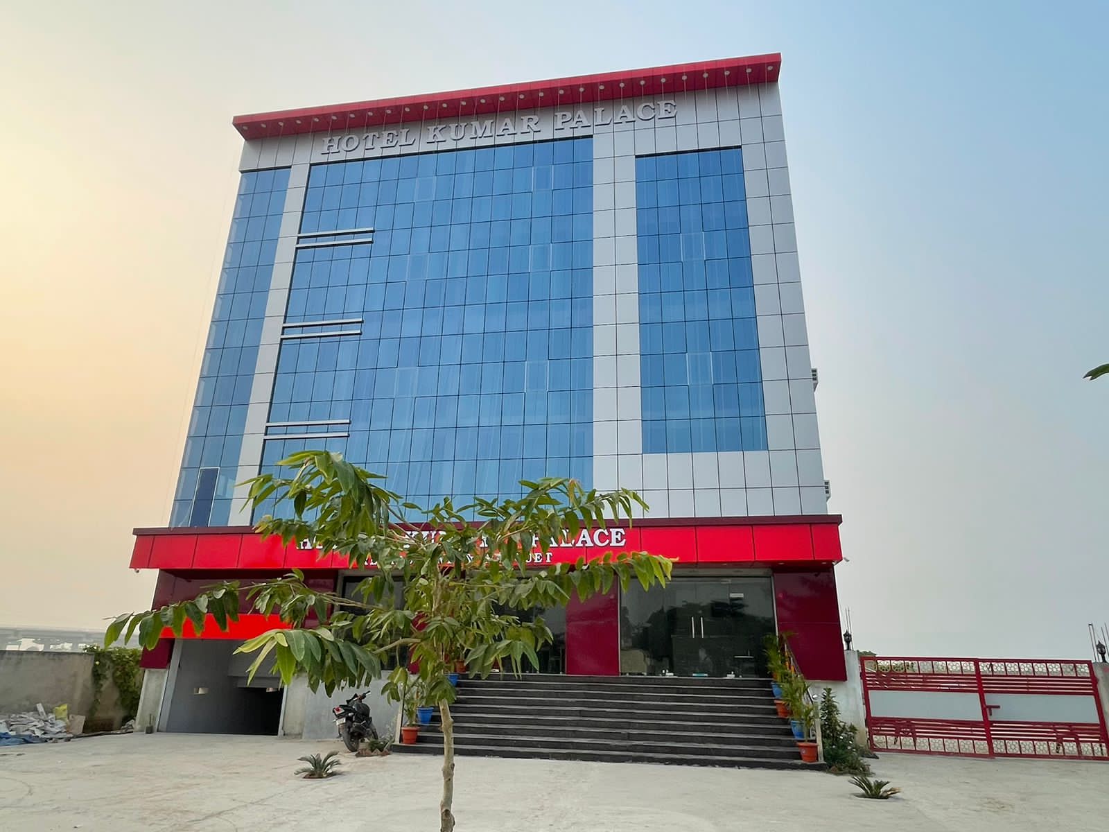 HOTEL KUMAR PALACE 𝗕𝗢𝗢𝗞 Rajgir Hotel