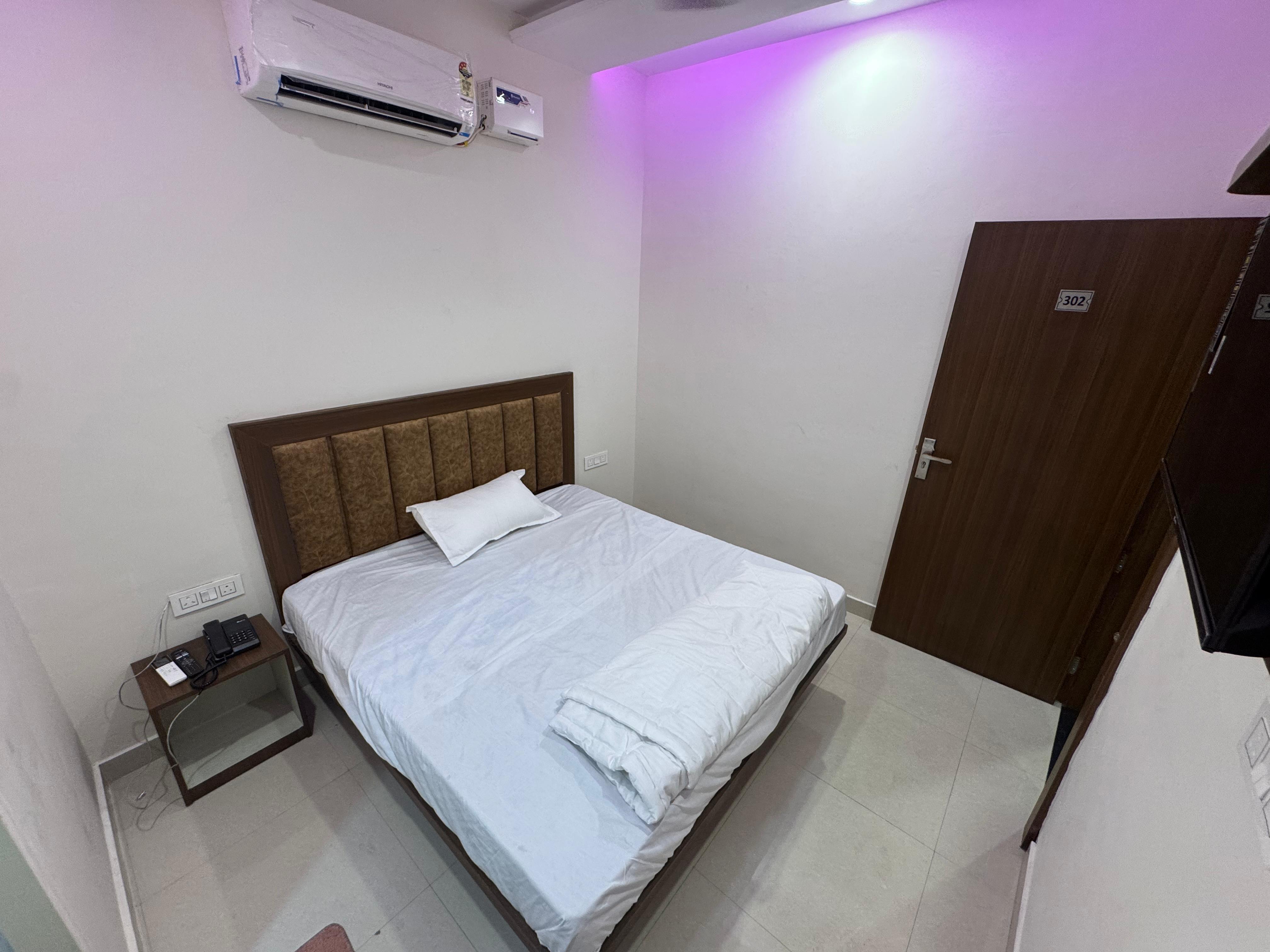 Hotel Four Ninety Nine 𝗕𝗢𝗢𝗞 Ambala Hotel