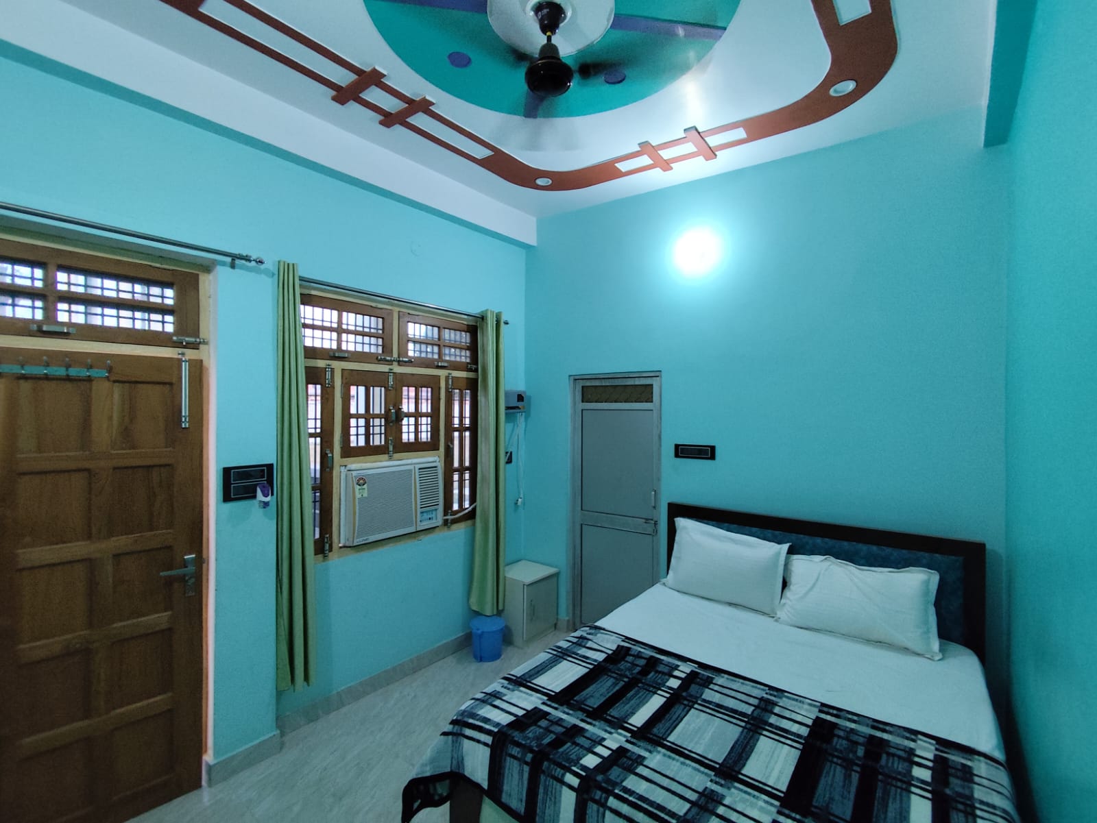 MAURYA PALACE 𝗕𝗢𝗢𝗞 Ayodhya Homestay