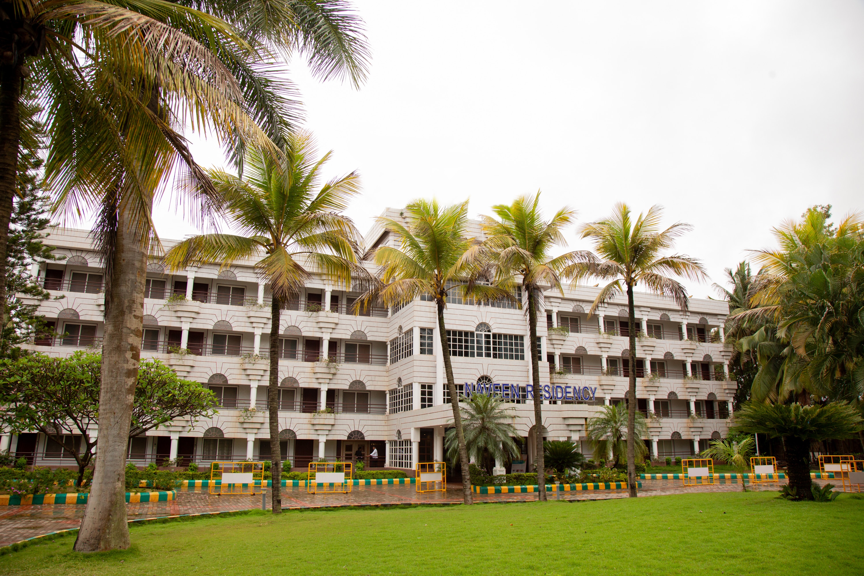 Naveen Residency 𝗕𝗢𝗢𝗞 Hubli Hotel