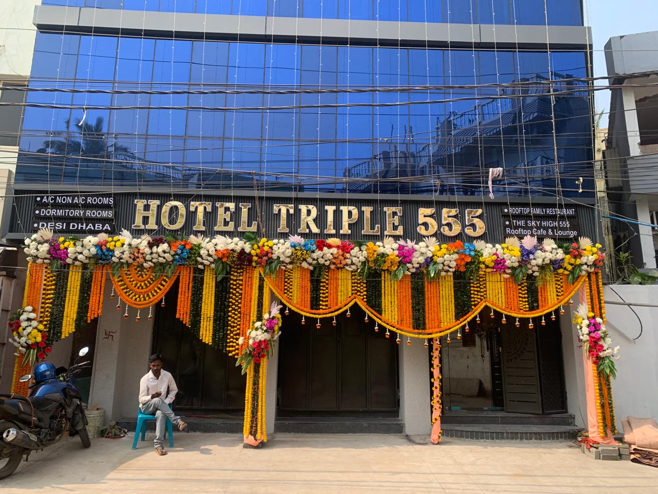 Hotel Triple 555 𝗕𝗢𝗢𝗞 Cuttack Hotel
