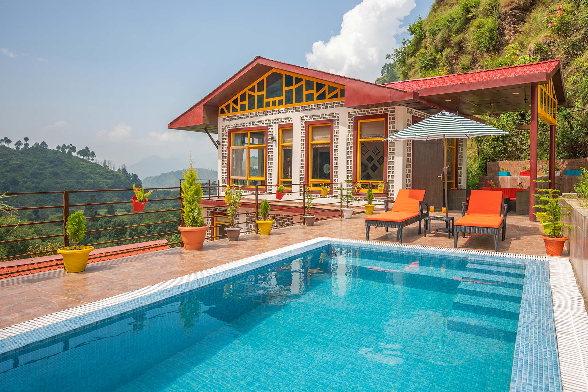 StayVista at Spirits Unplugged w/ Outdoor Pool 𝗕𝗢𝗢𝗞 Shaur Villa
