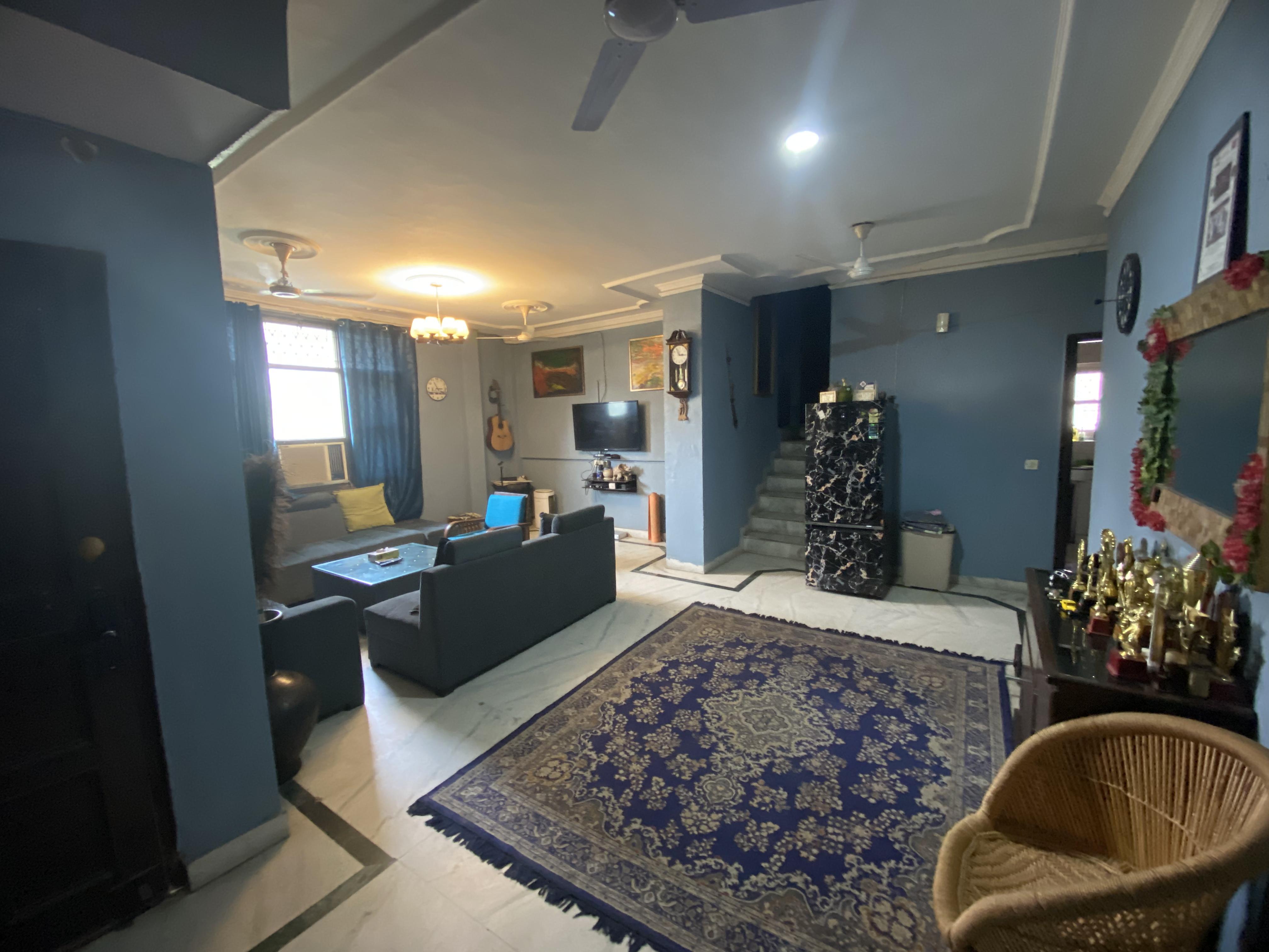 Fully Equiped Private Spacious 2 bedroom in Saket 𝗕𝗢𝗢𝗞 Delhi Apartment