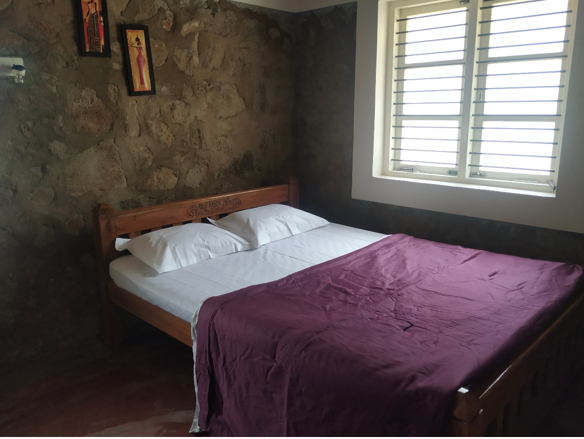 VANIKA PLANTATION 𝗕𝗢𝗢𝗞 Krishnarajpet Homestay
