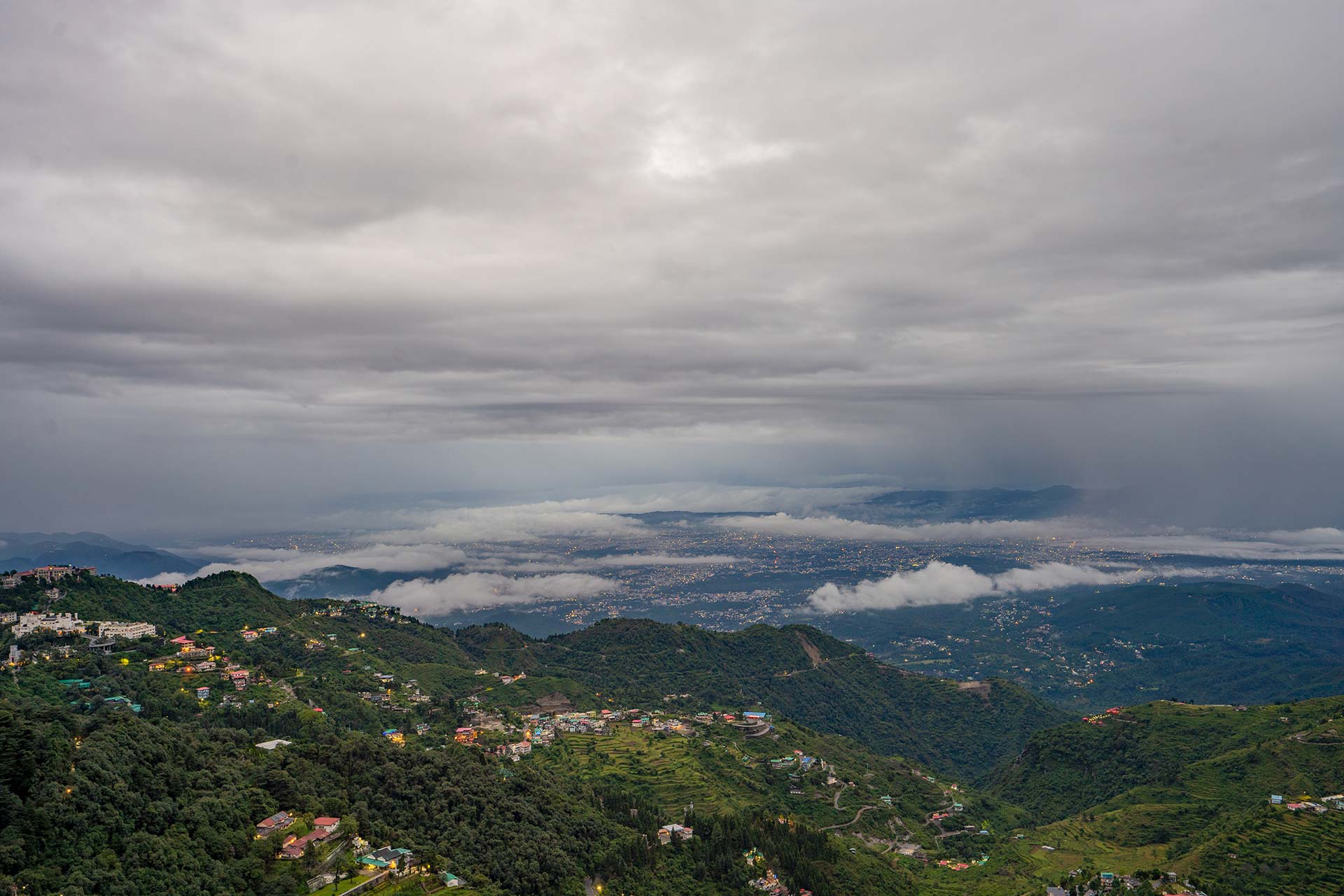 StayVista at Arncliff Villa 𝗕𝗢𝗢𝗞 Mussoorie Villa