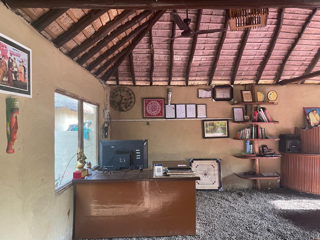 Earth Home Pilibhit 𝗕𝗢𝗢𝗞 Puranpur Guest House