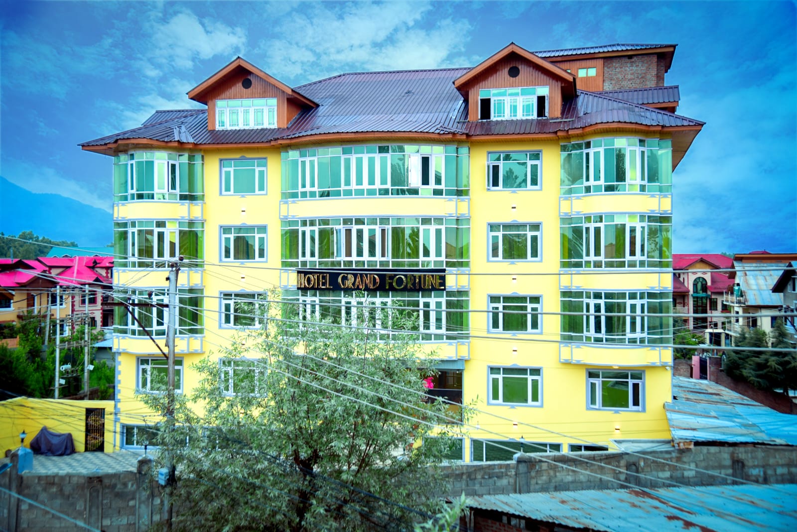 Hotel Grand Fortune 𝗕𝗢𝗢𝗞 Srinagar Hotel